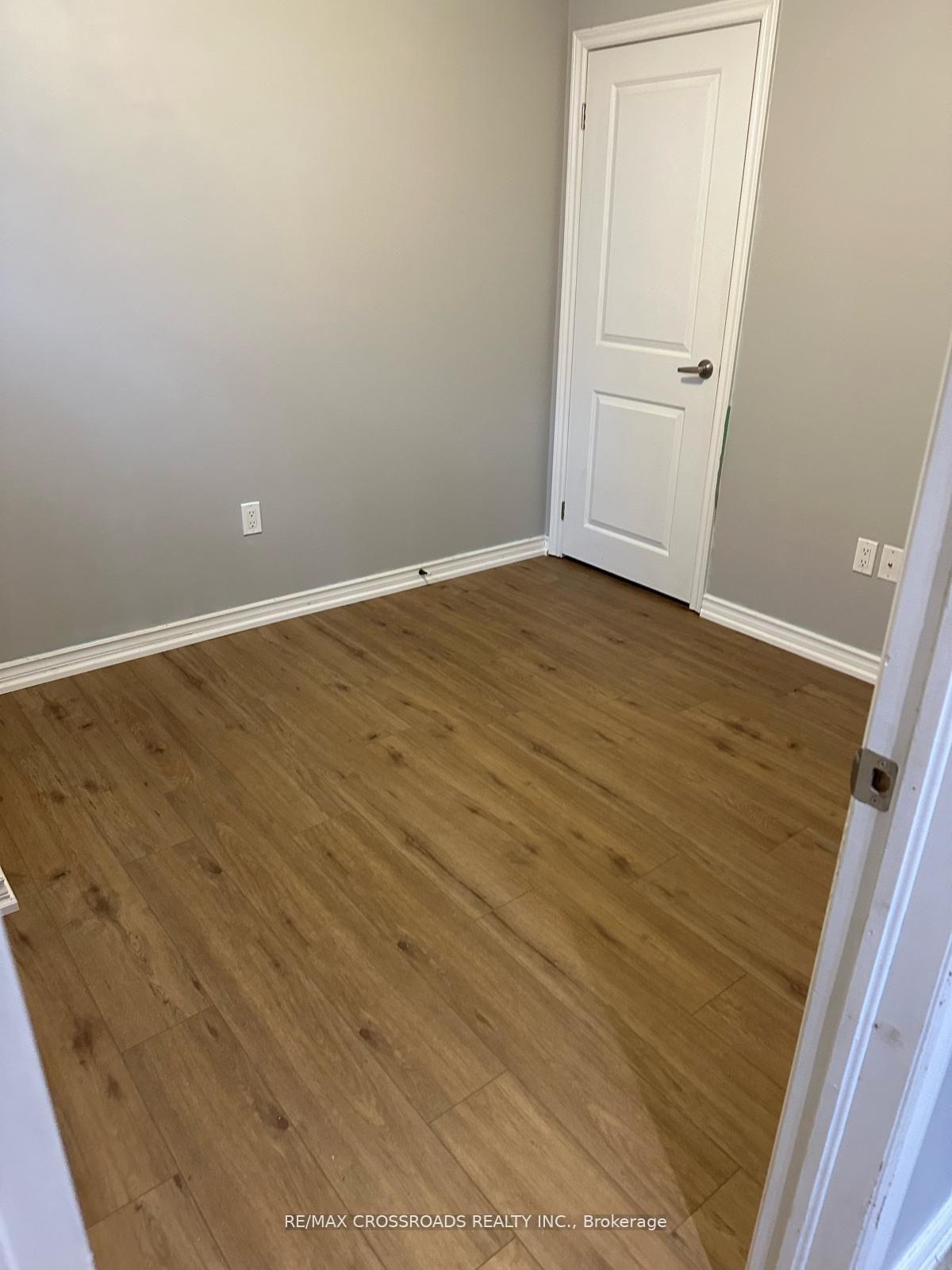 Upper - 89 Ottaway Avenue, Barrie, ON L4M 2X1