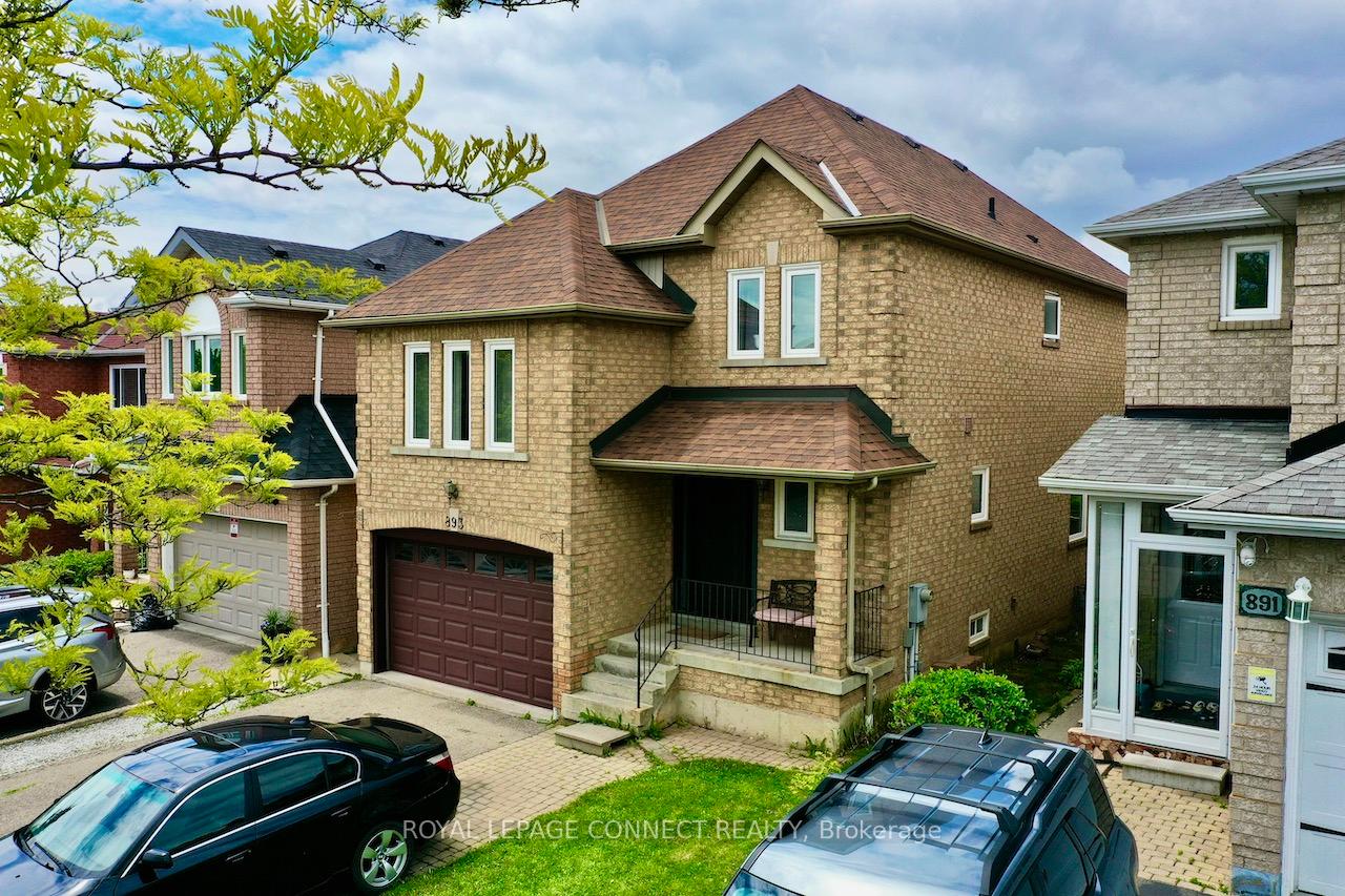 893 Blyleven Boulevard, Mississauga, ON L5V 2J3