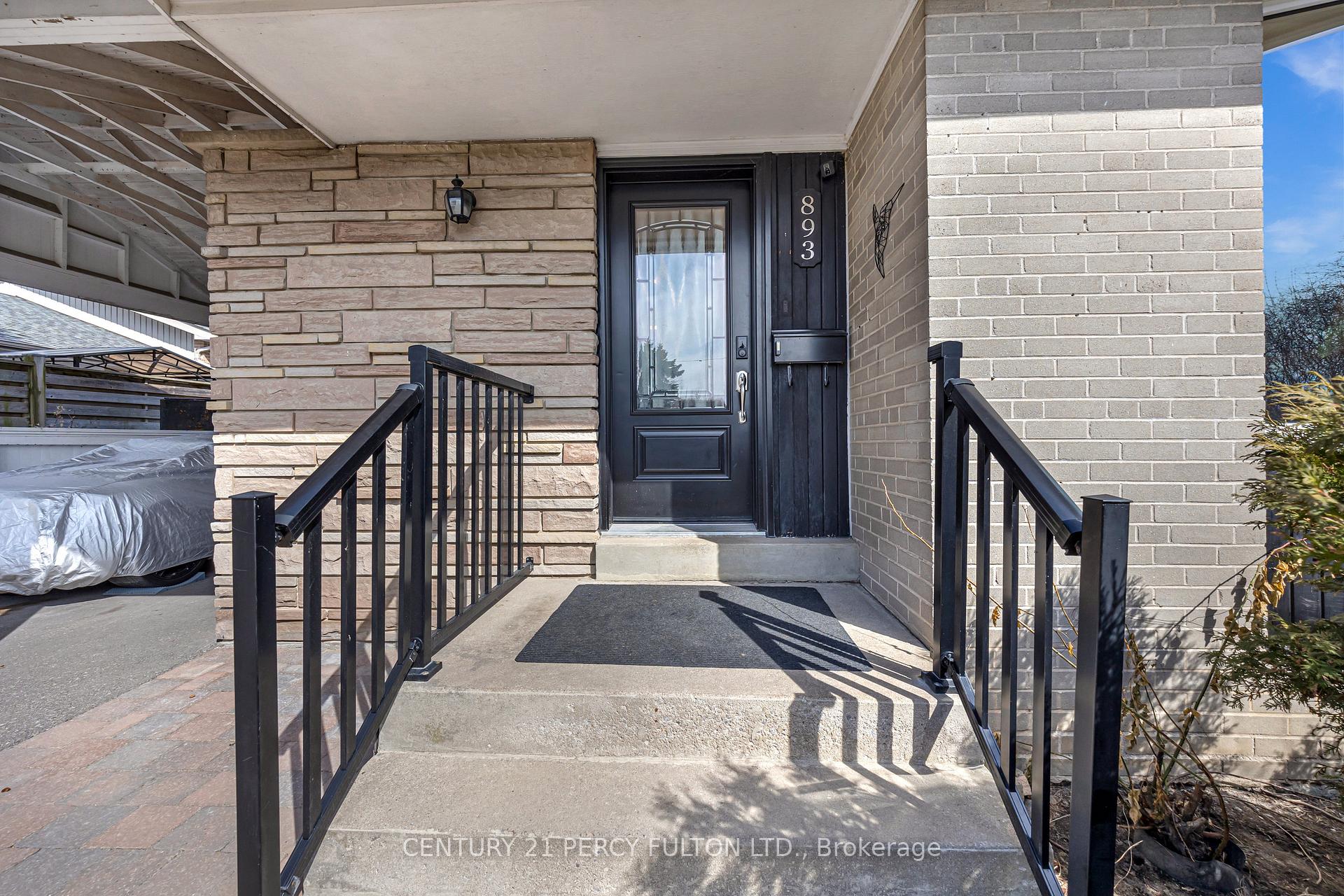 893 Douglas Avenue, Pickering, ON L1W 1N7