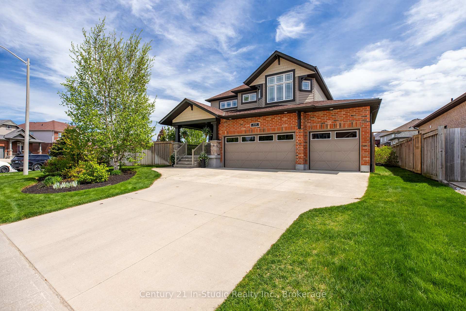 898 Sumpton Street, Saugeen Shores, ON N0H 2C2