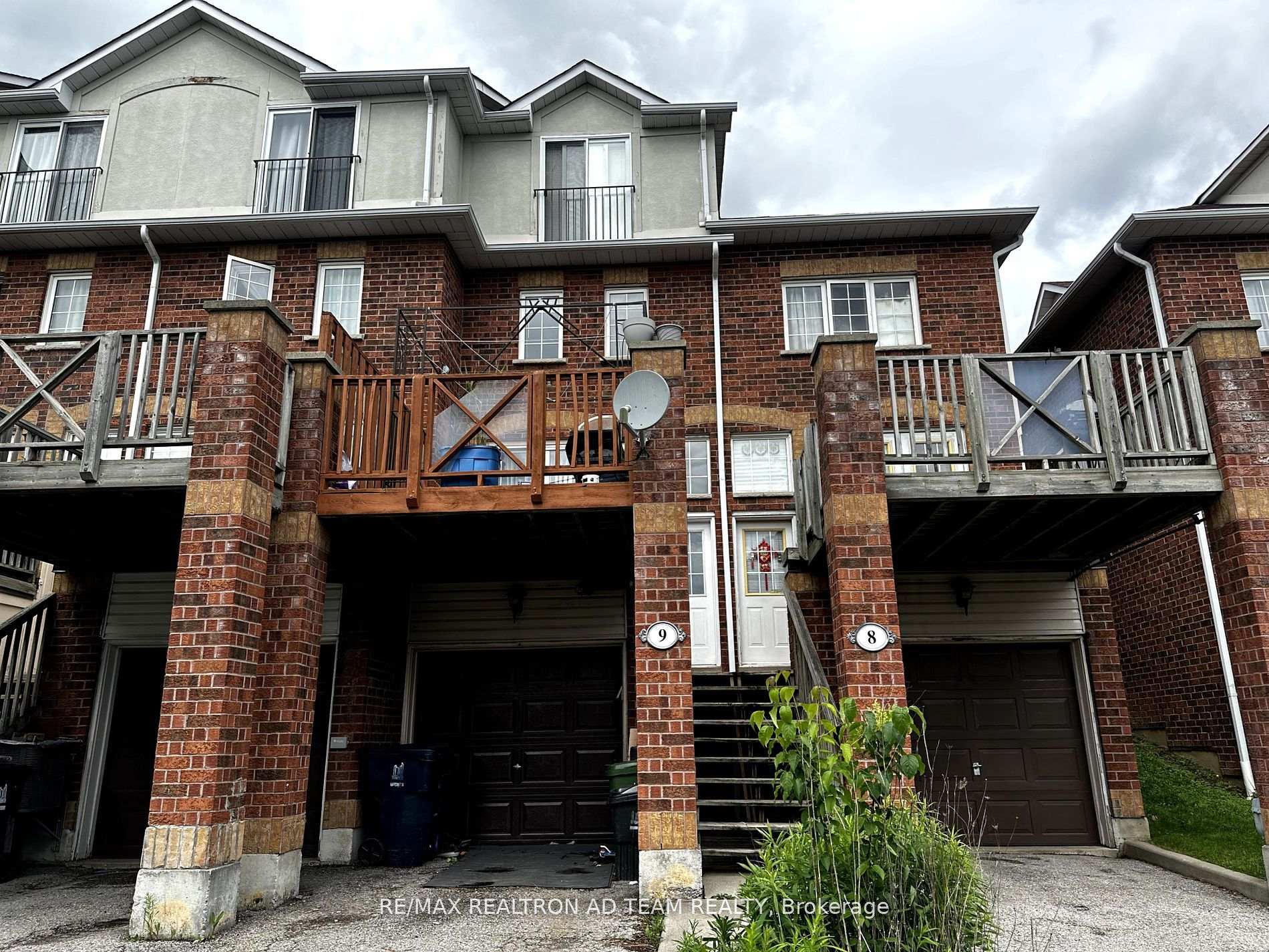 9 - 2 Hedge End Road, Toronto, ON M1B 5Z8