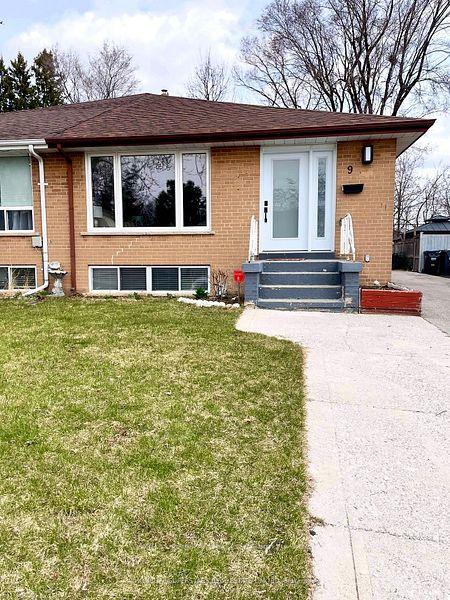 9 Aloma Crescent, Brampton, ON L6T 2N8