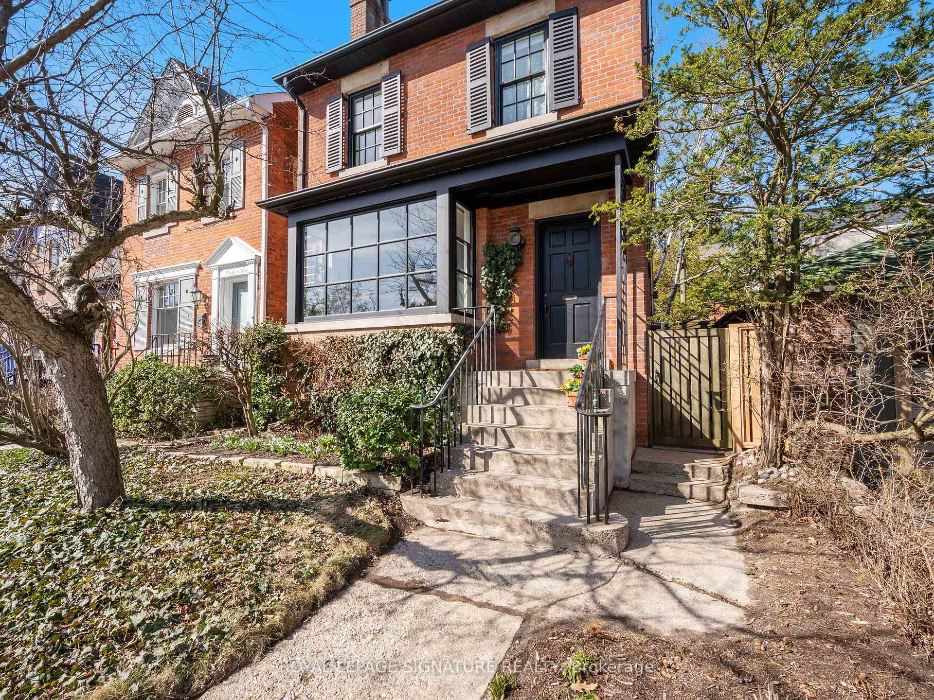 9 Baker Avenue, Toronto, ON M4V 2A9