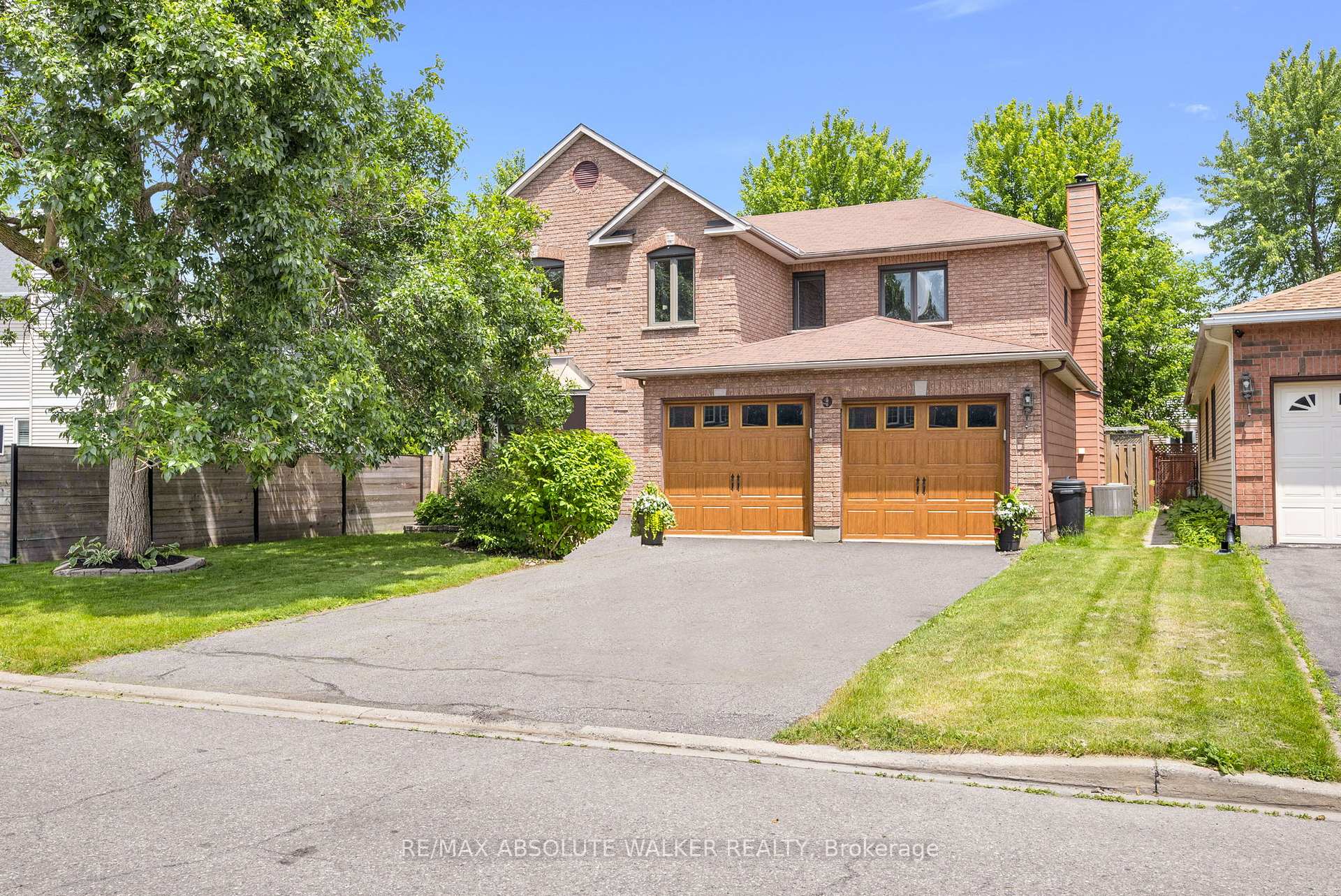 9 Baslaw Drive, Hunt Club - South Keys and Area, ON K1G 5J8