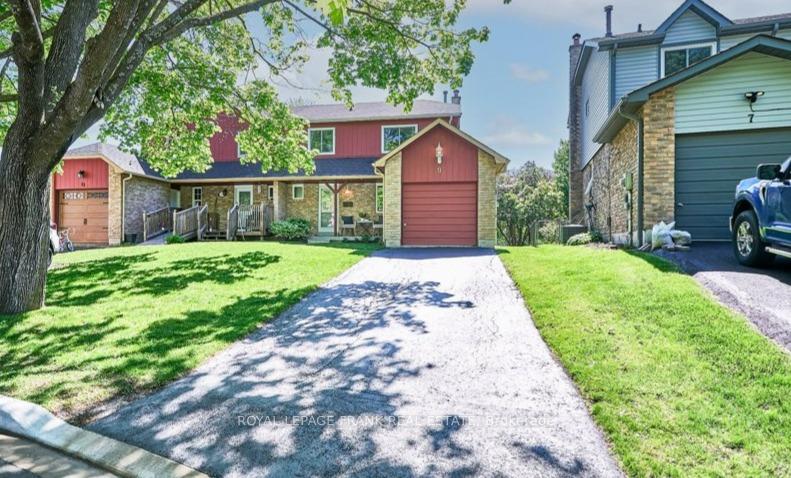 9 Beecroft Court, Whitby, ON L1P 1C7