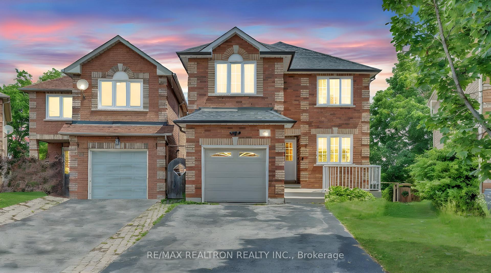 9 Burdge Court, Whitby, ON L1N 9L1