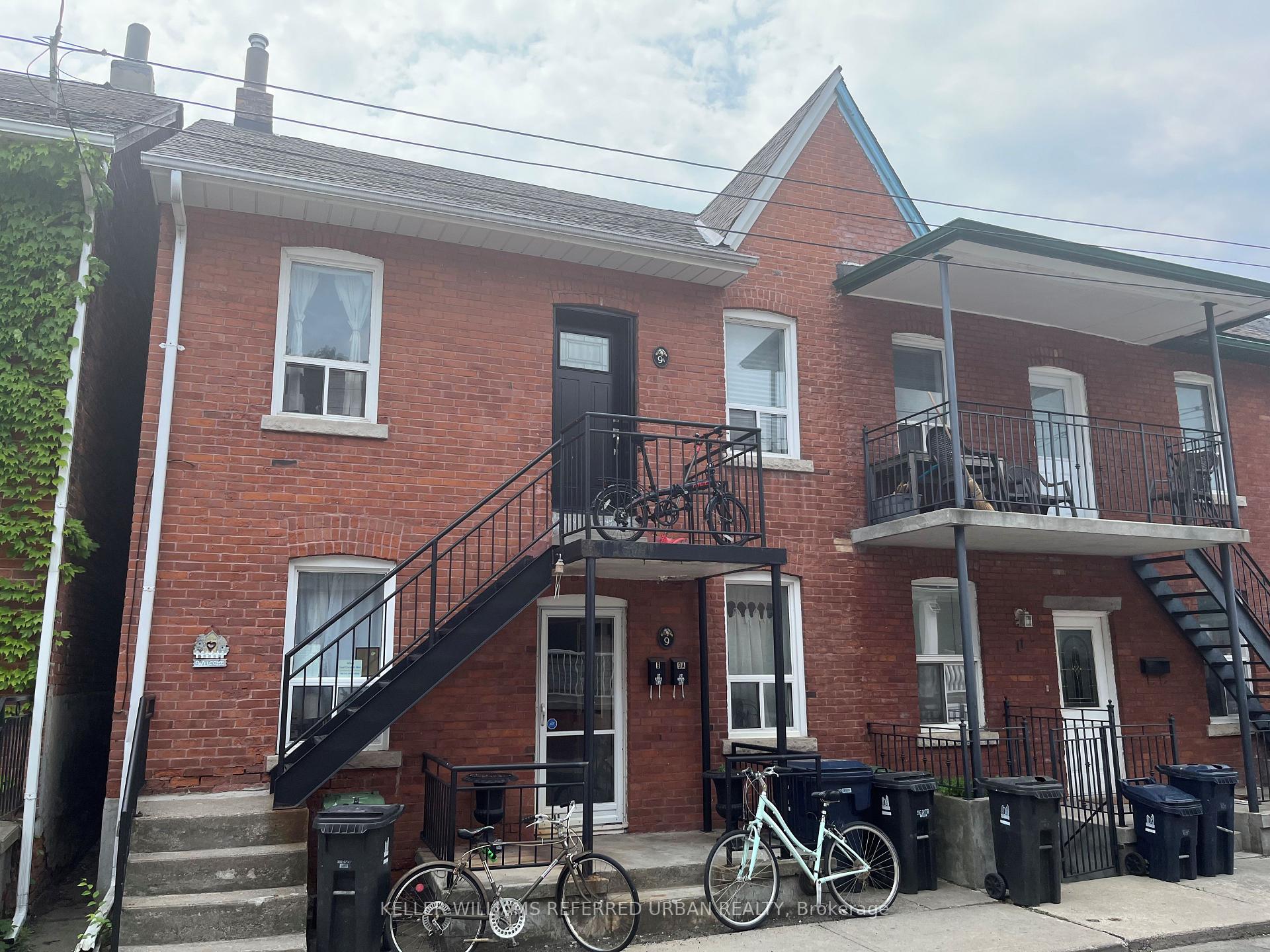 Main floor - 9 Clinton Place, Toronto, ON M6G 1J8