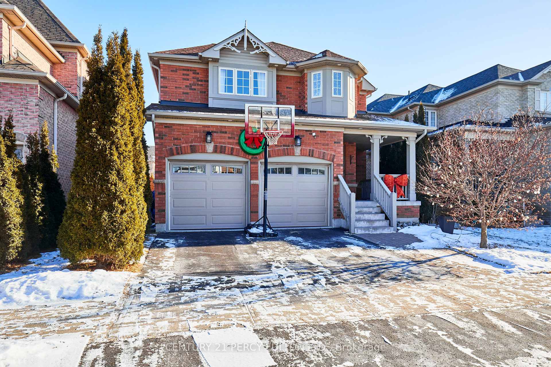 9 Gloria Crescent, Whitby, ON L1P 1V4