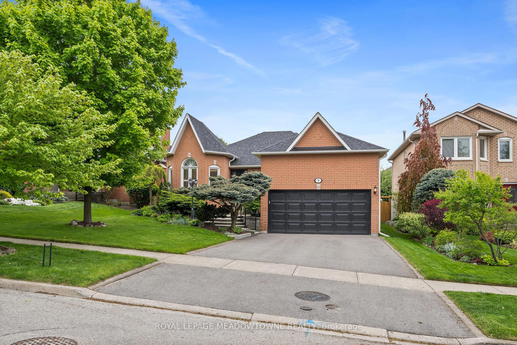 9 Gollop Crescent, Halton Hills, ON L7G 5P1