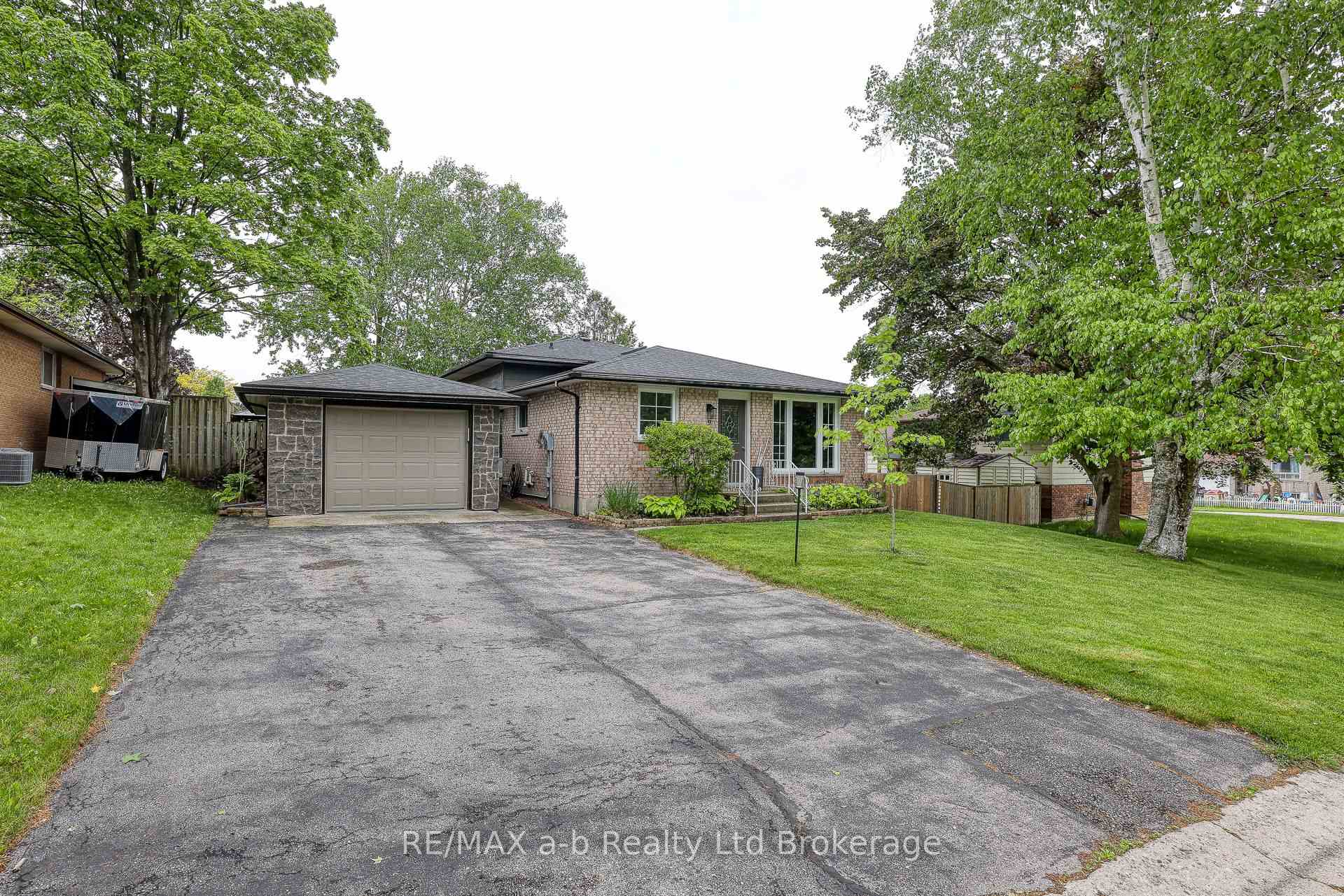 9 Grenville Street, Ingersoll, ON N5C 3N4