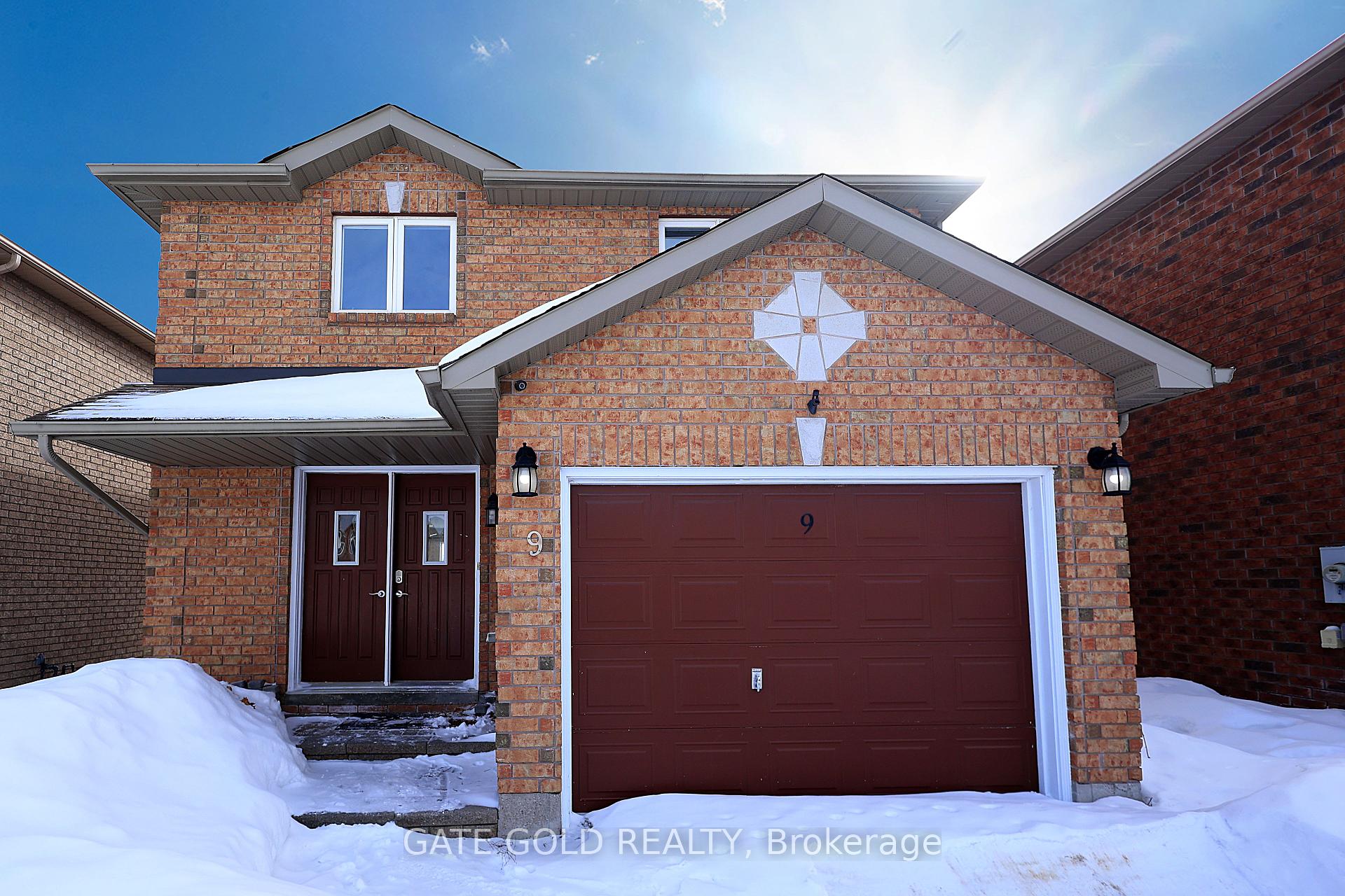 9 Harrogate Court, Barrie, ON L4M 0B9