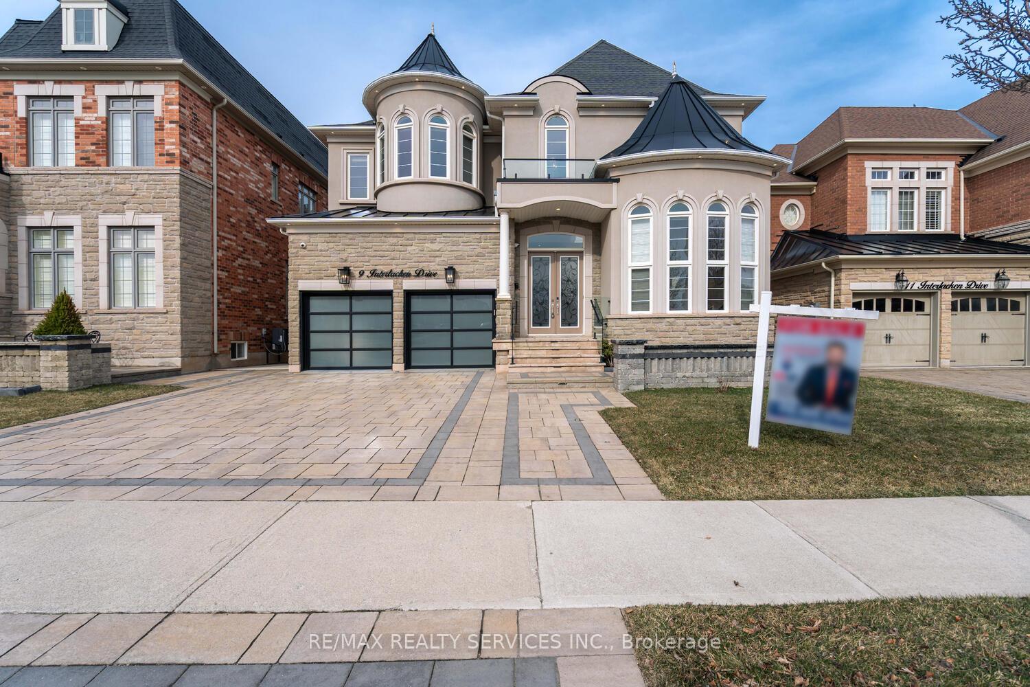 9 Interlacken Drive, Brampton, ON L6X 0Y1