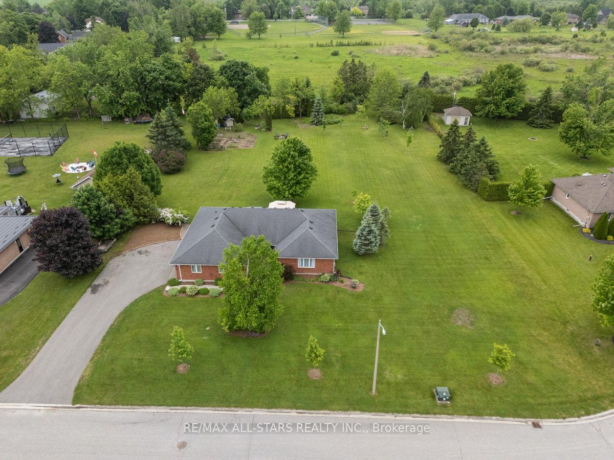 9 Isabella Court, Scugog, ON L0C 1G0