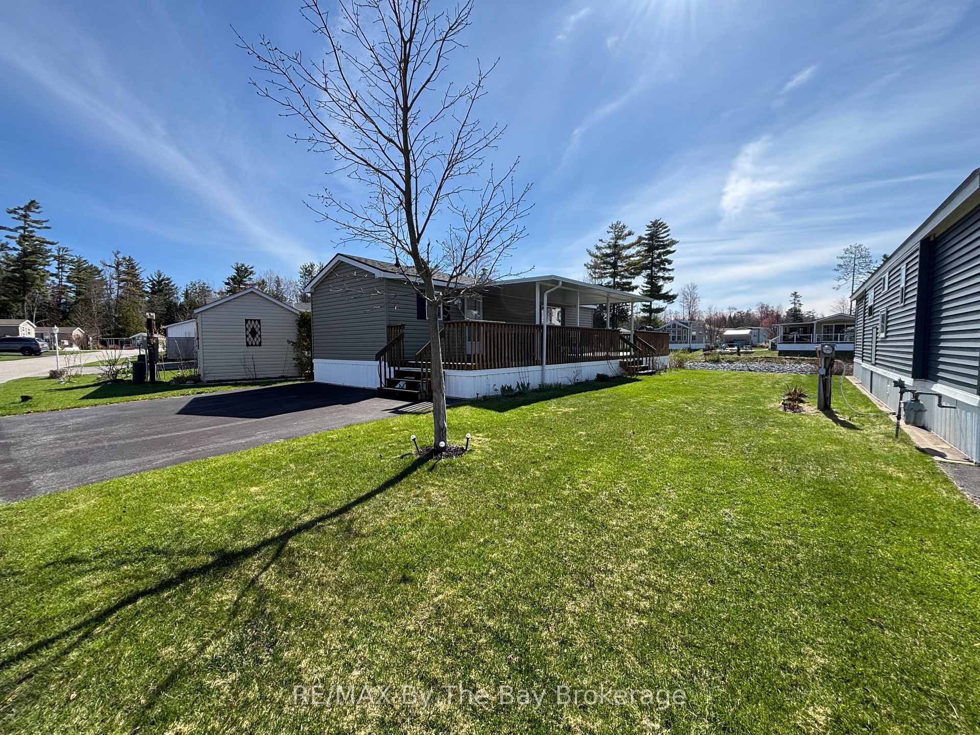 9 KENORA Trail, Wasaga Beach, ON L9Z 1X7