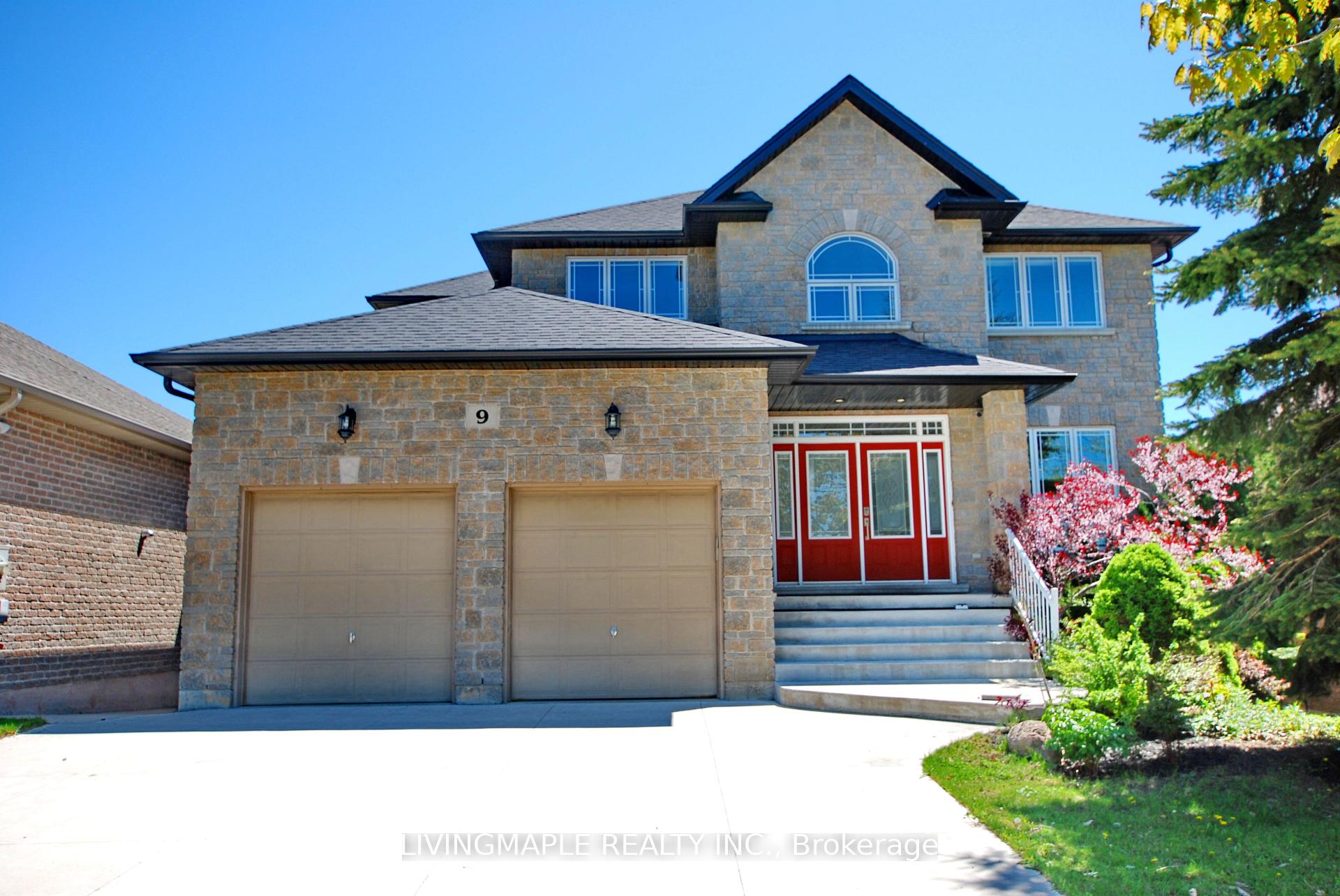 9 Margaret Drive, Barrie, ON L4M 6Y6