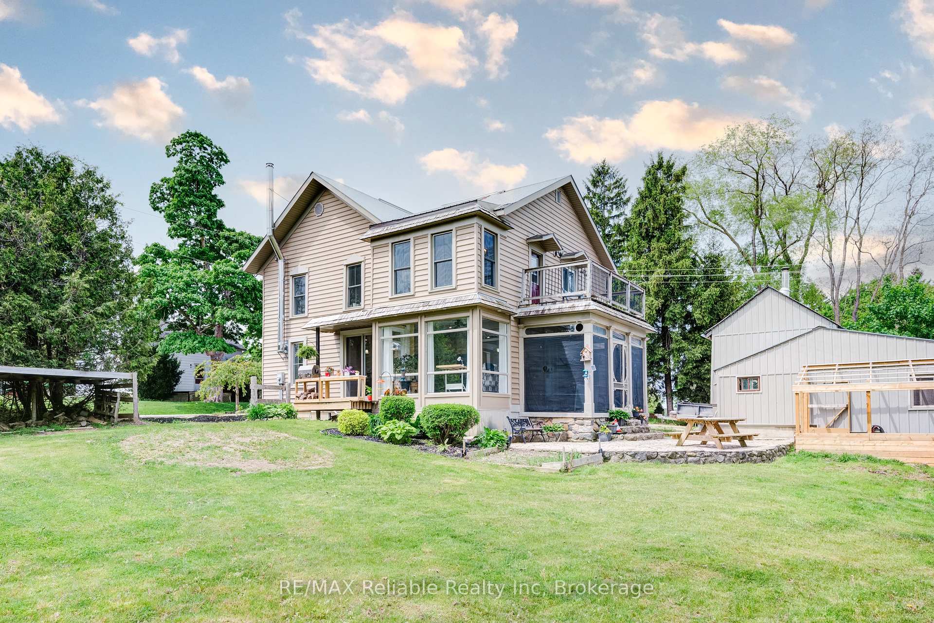 9 Mill Road, Huron East, ON N0K 1G0