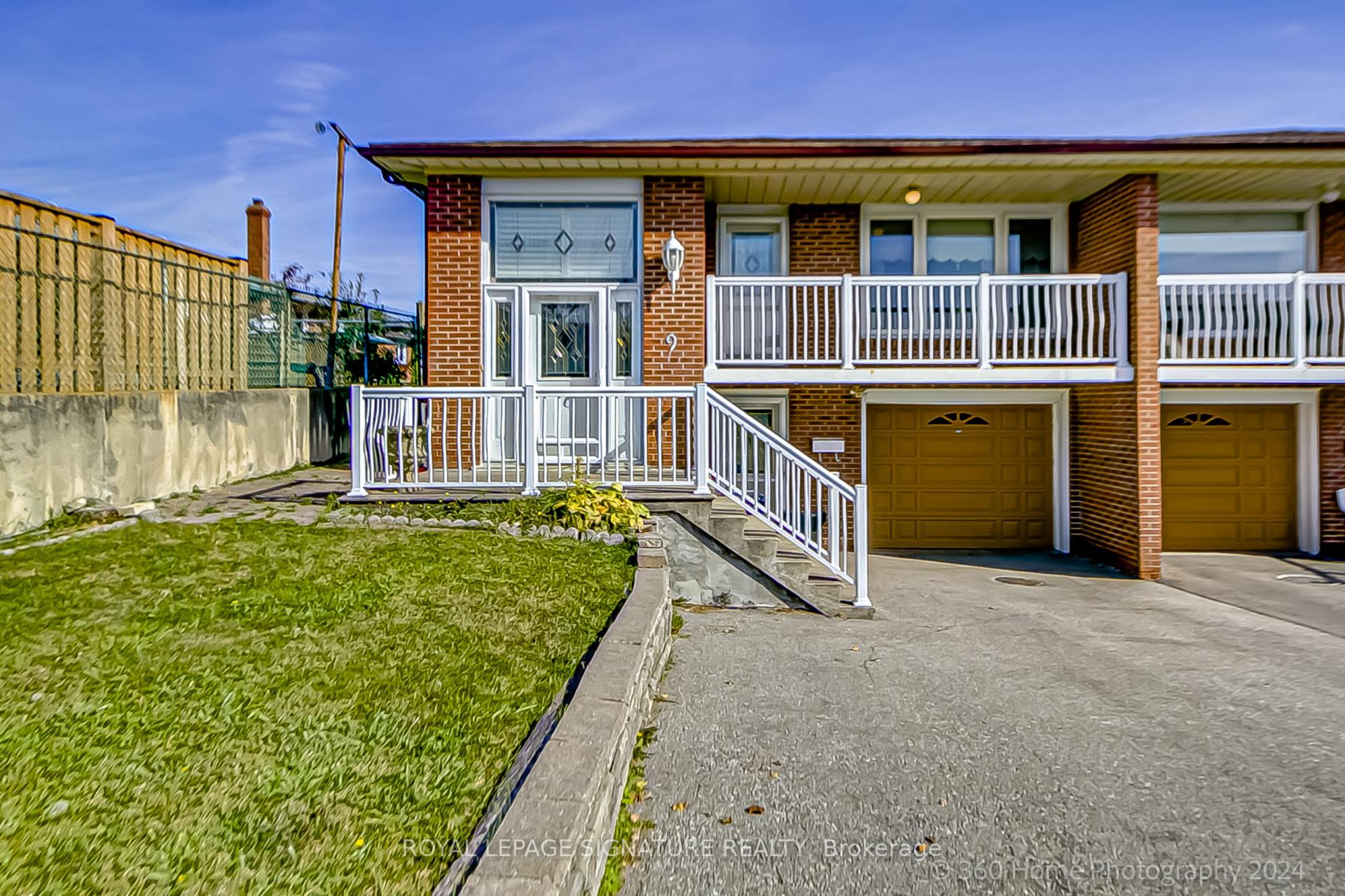 9 Paradelle Crescent, Toronto, ON M3N 1E5