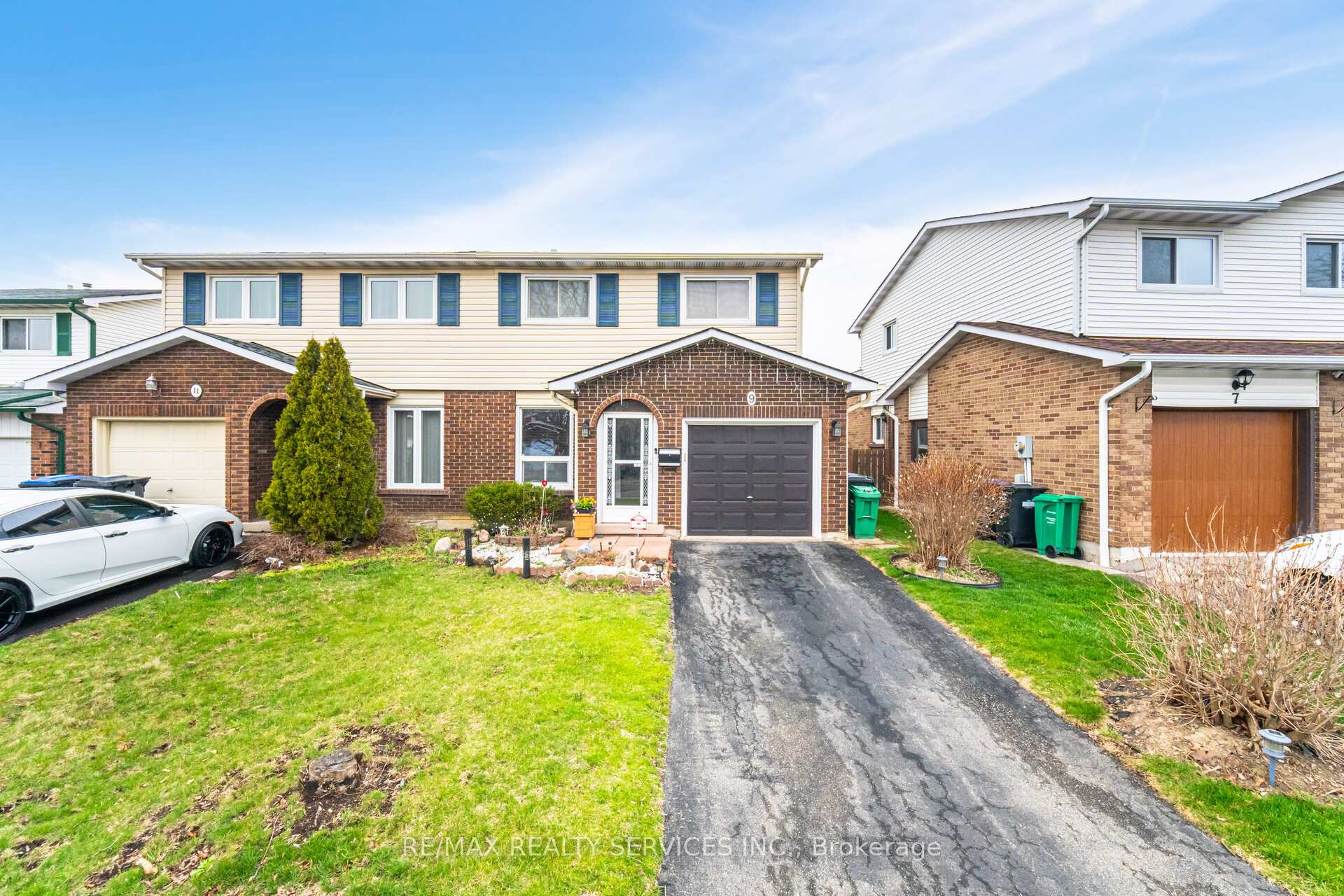 9 Pluto Drive, Brampton, ON L6V 3V2