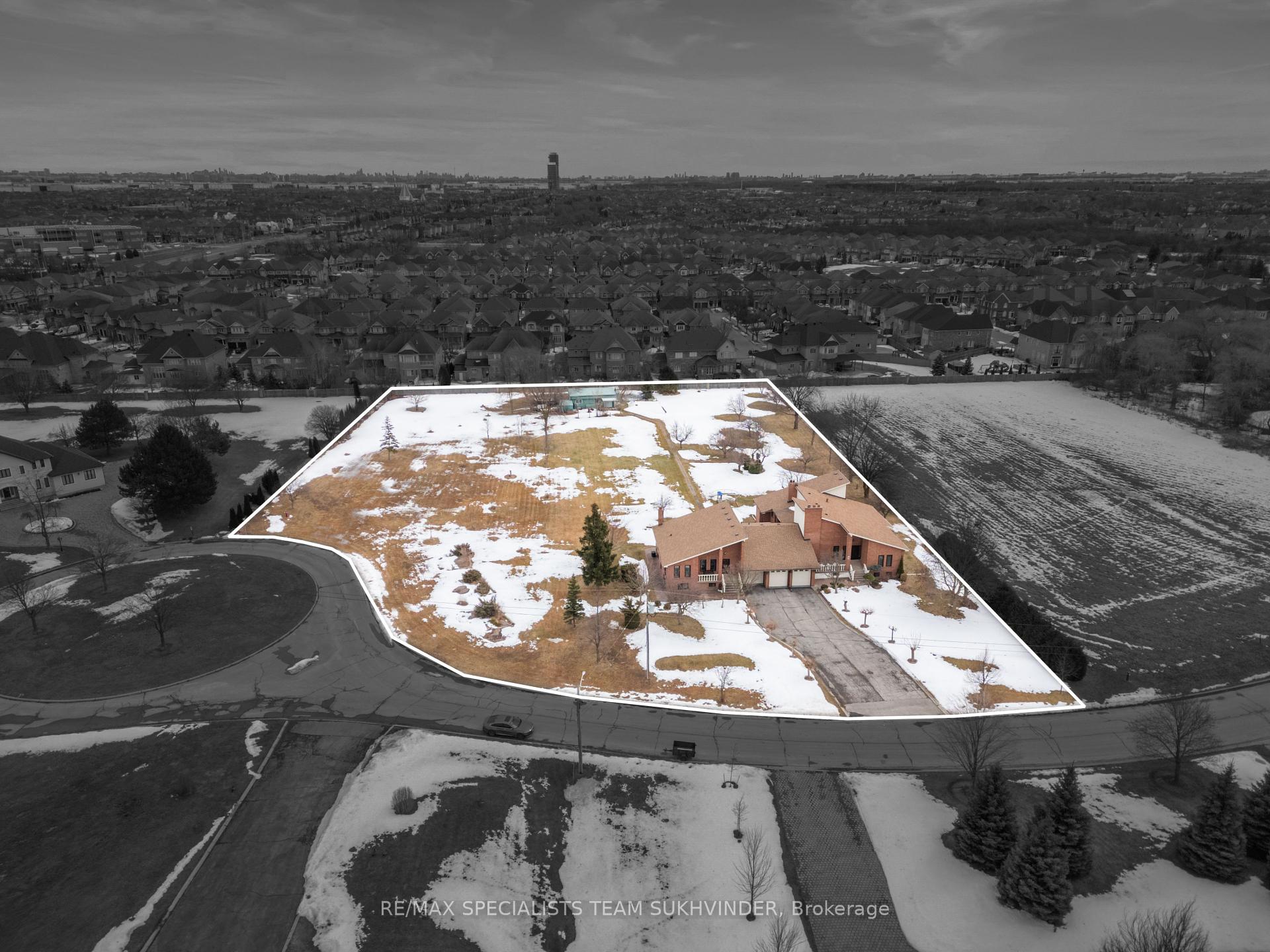 9 Princess Andrea Court, Brampton, ON L6P 0G2