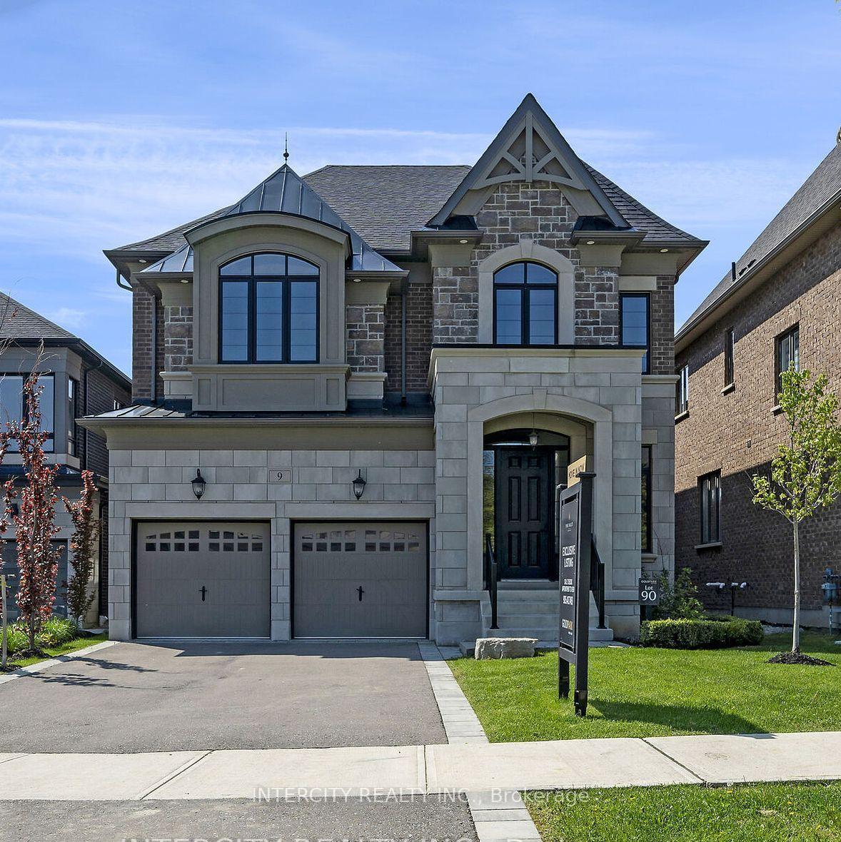 9 Sophies Court, Vaughan, ON L4L 1A6