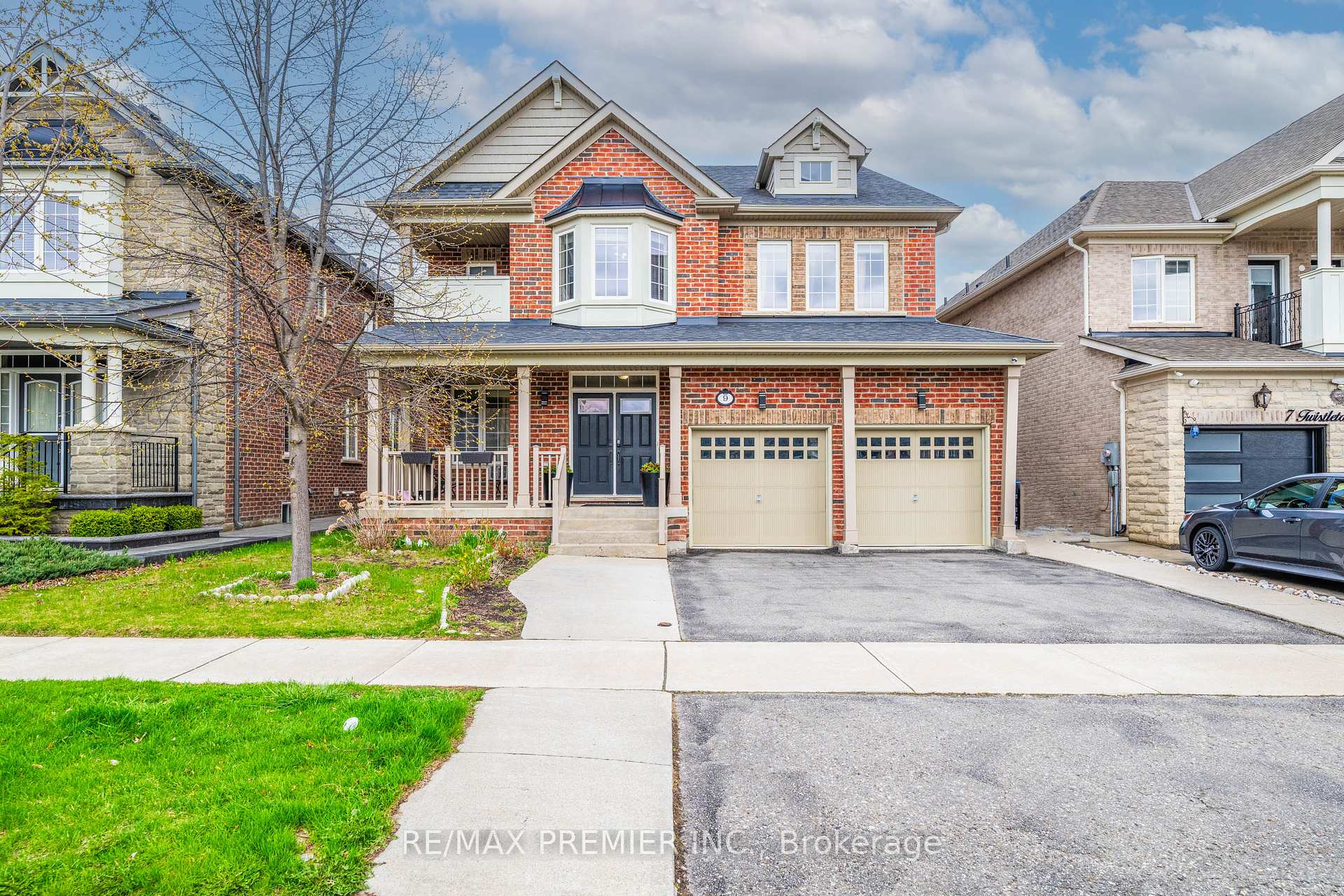 9 Twistleton Street, Caledon, ON L7C 2H1