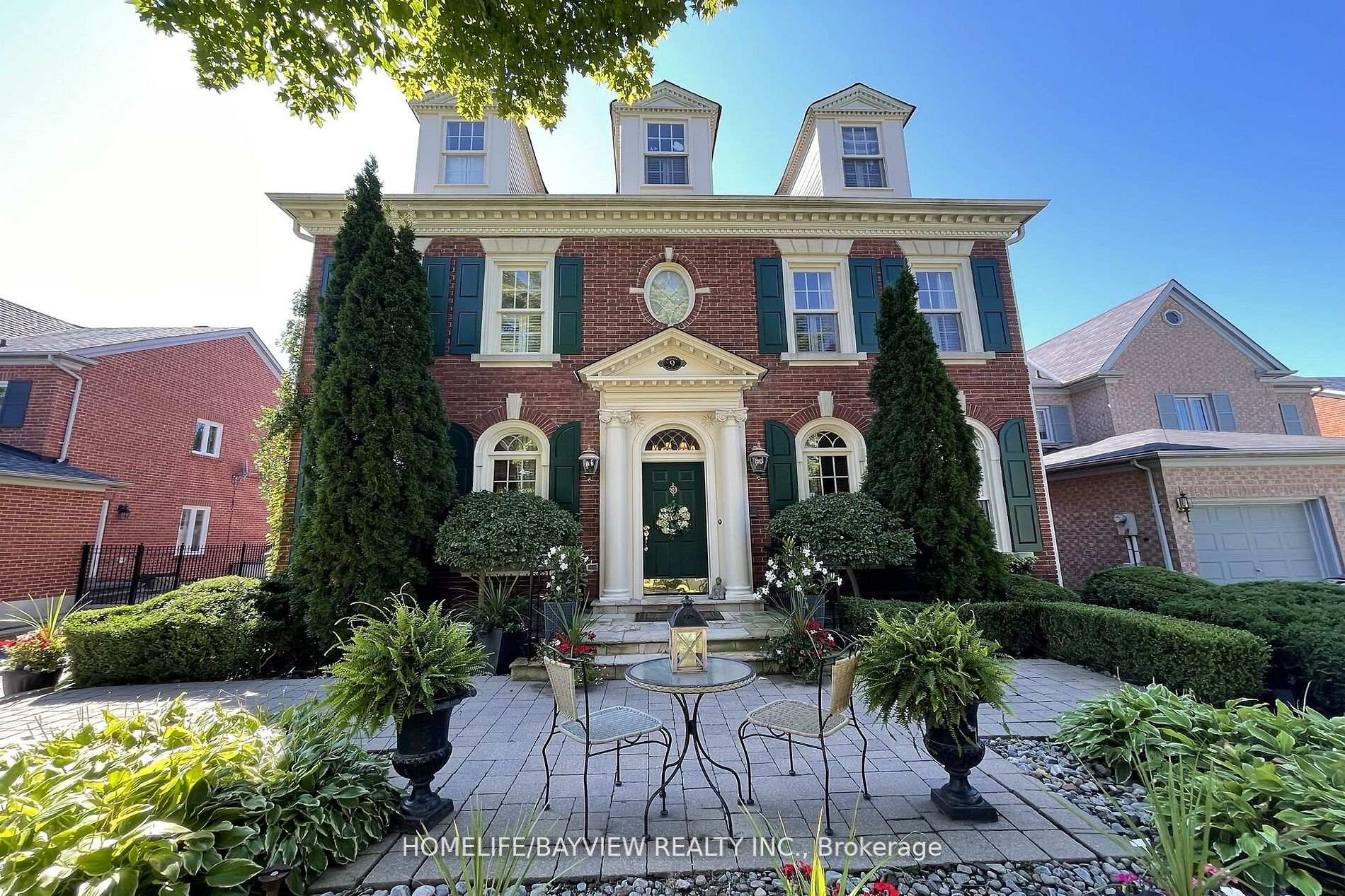 9 Willett Crescent, Richmond Hill, ON L4C 7W4