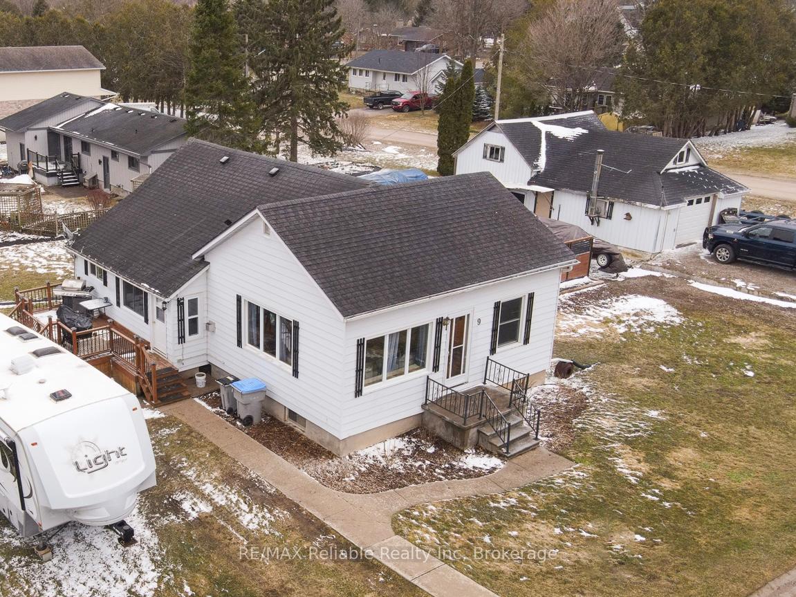 9 William Street, Huron East, ON N0K 1G0