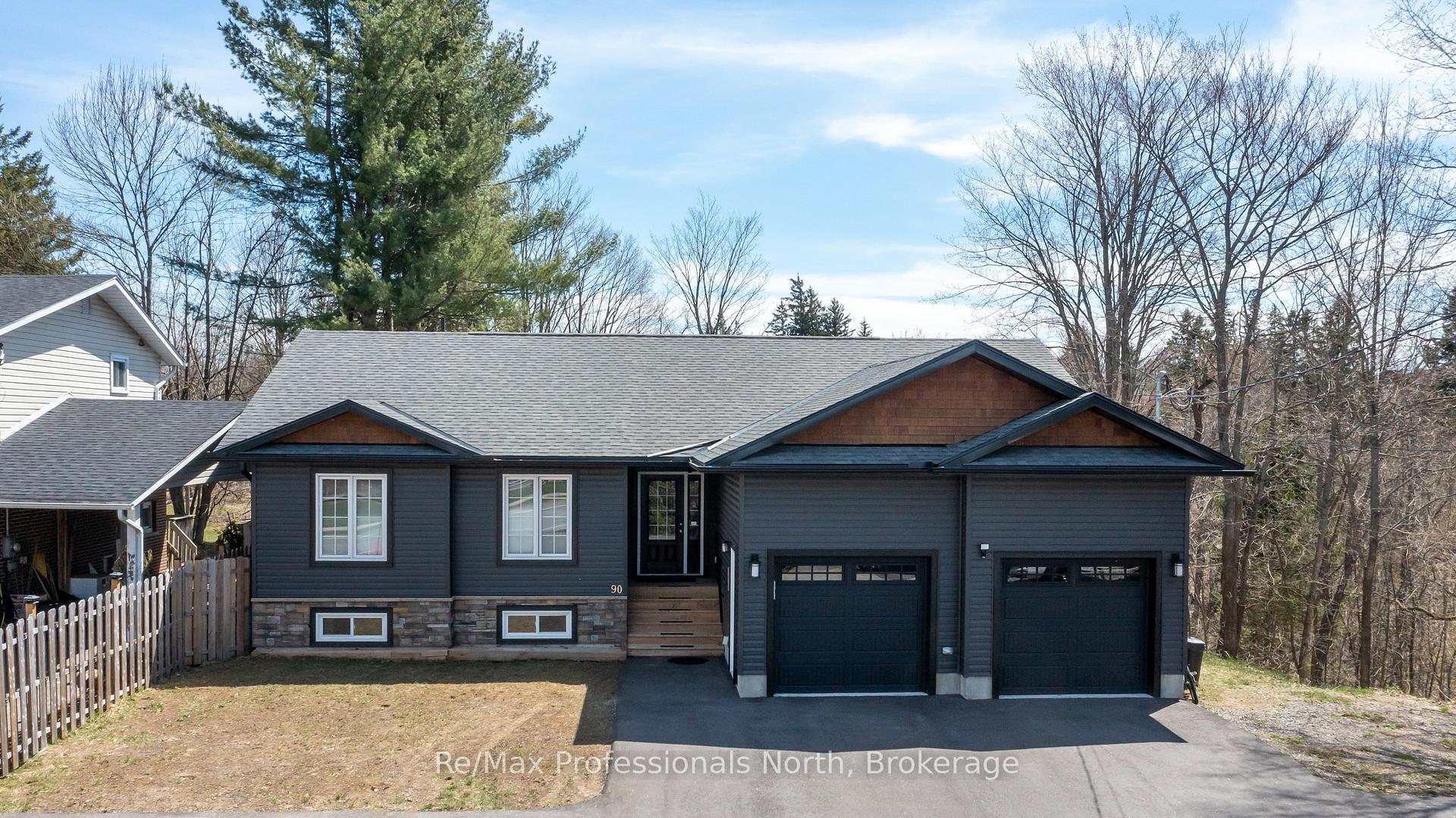 90 Ann Street, Bracebridge, ON P1L 1M1