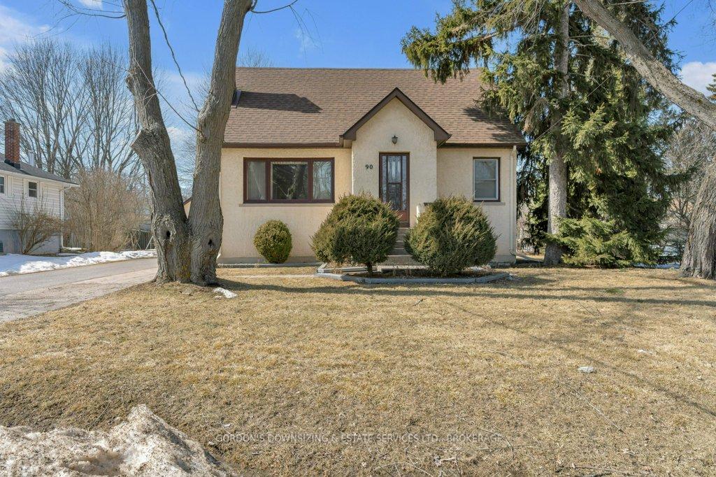 90 Hillendale Avenue, Kingston, ON K7M 1S5