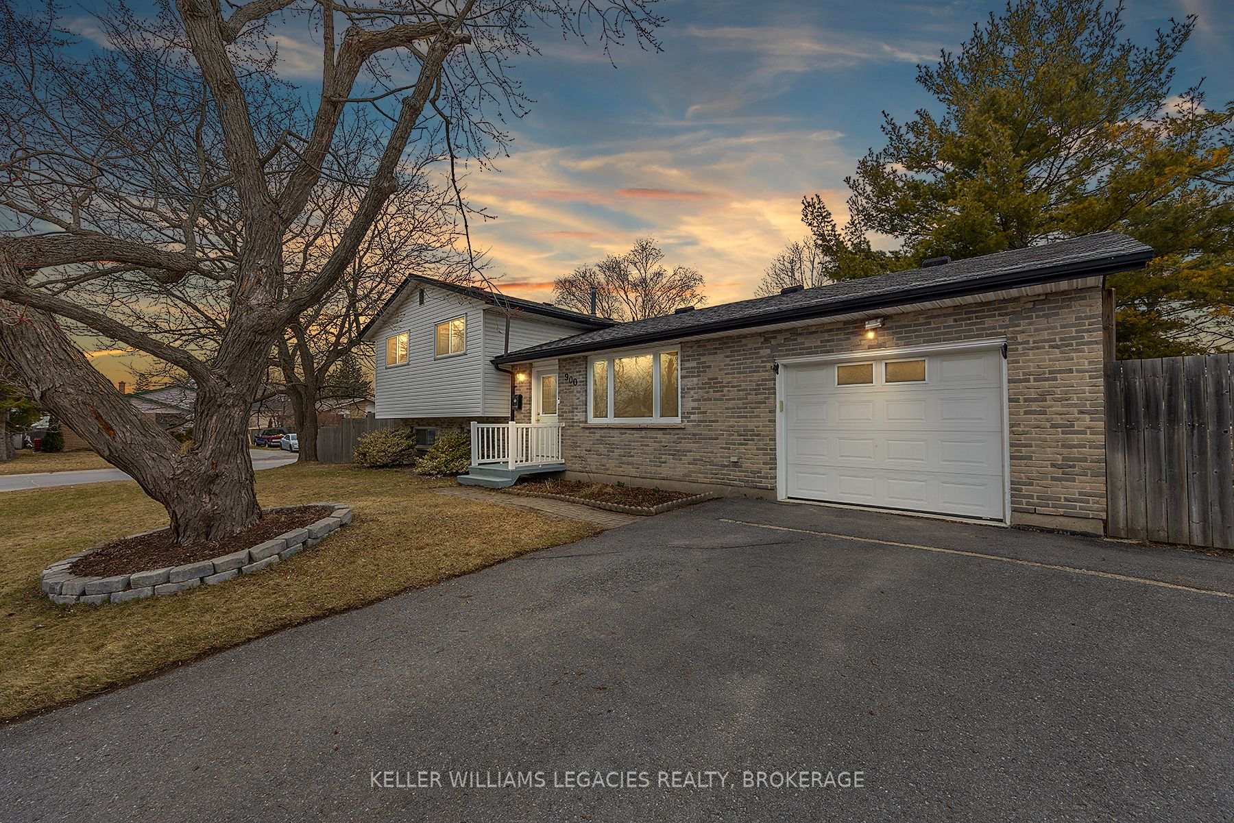 900 DANBURY Road, Kingston, ON K7M 6E4