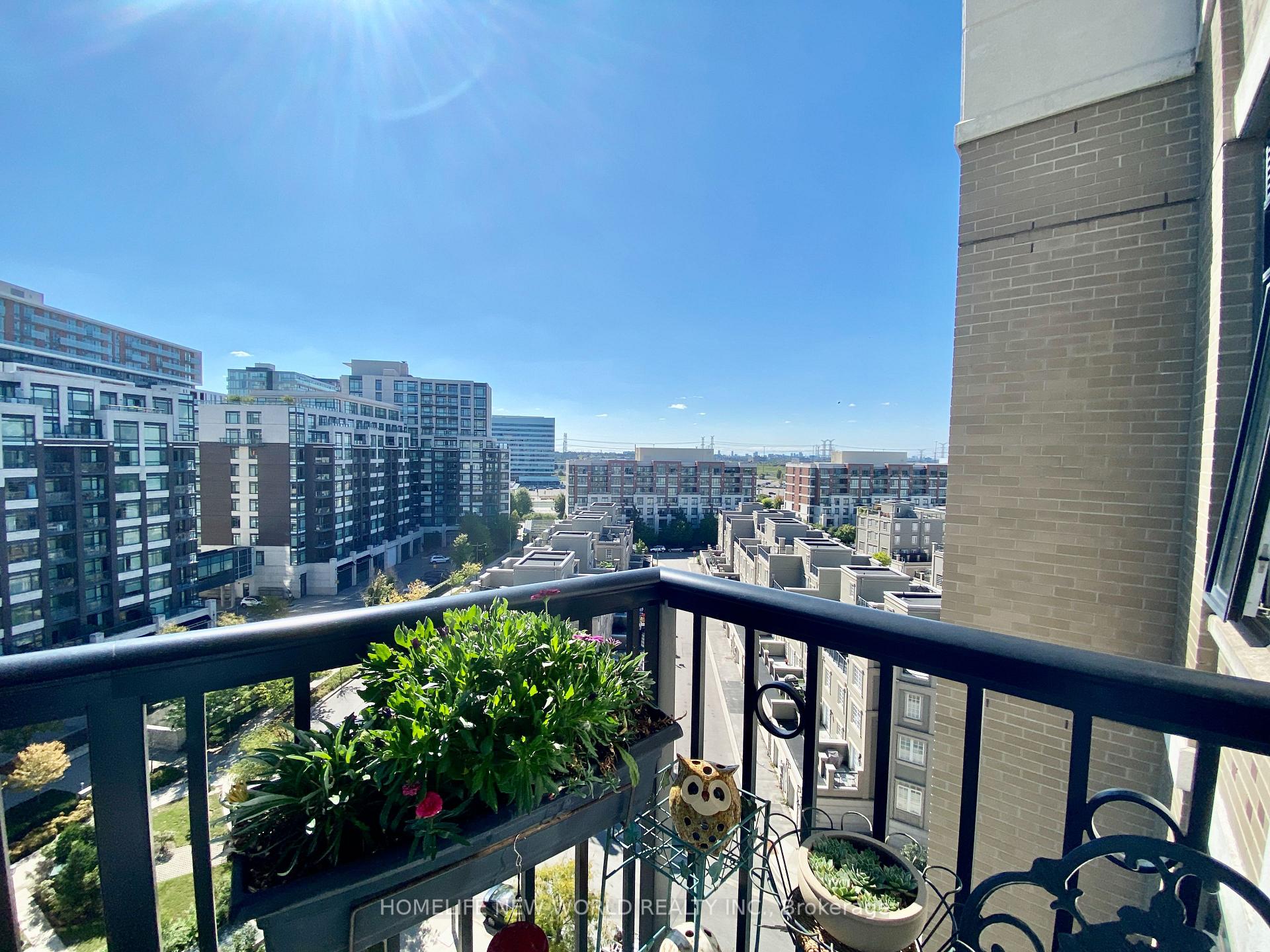 901 - 111 Upper Duke Crescent, Markham, ON L6G 0C8