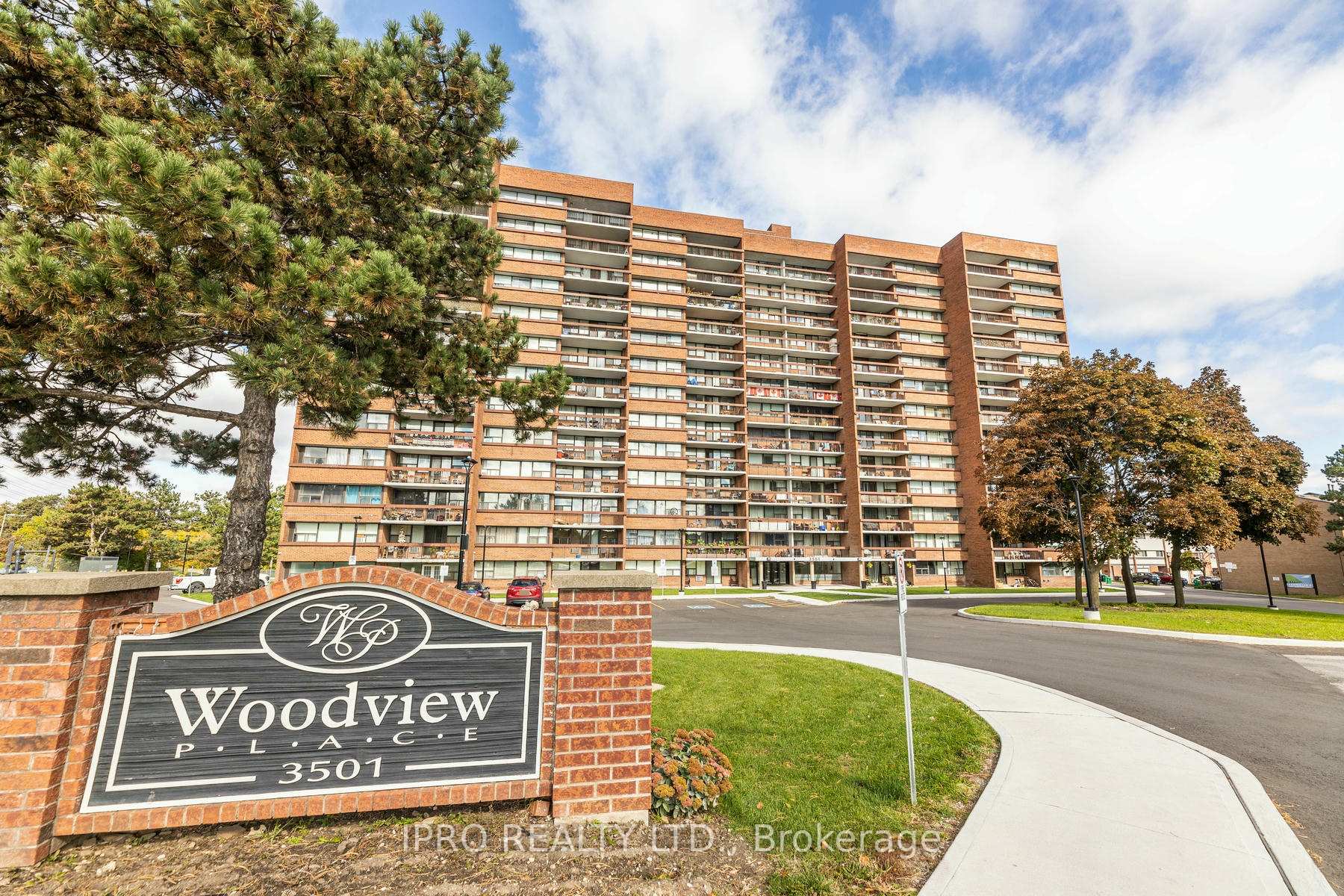 901 - 3501 Glen Erin Drive, Mississauga, ON L5L 2E9