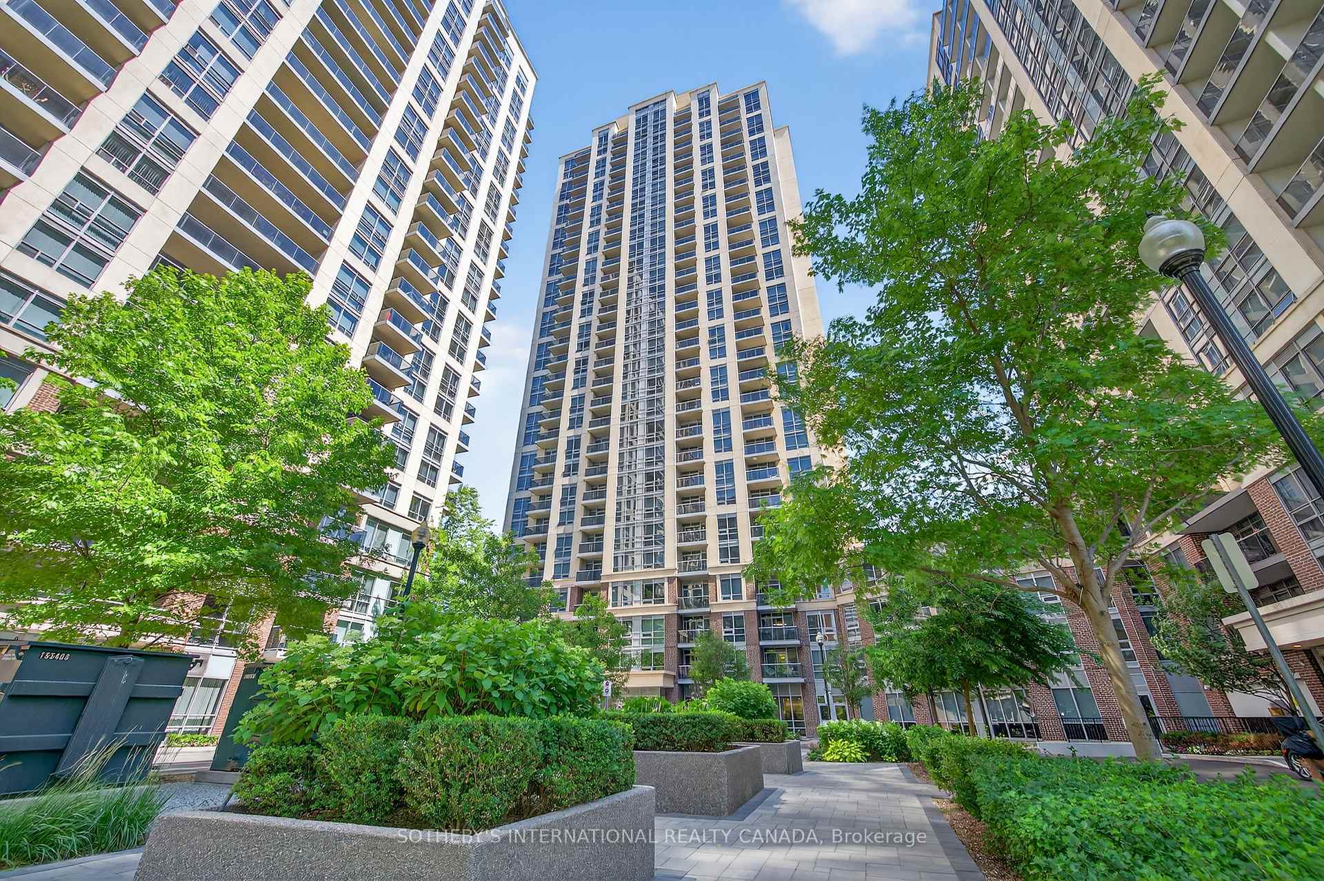 902 - 3 Michael Power Place, Toronto, ON M9A 0A2