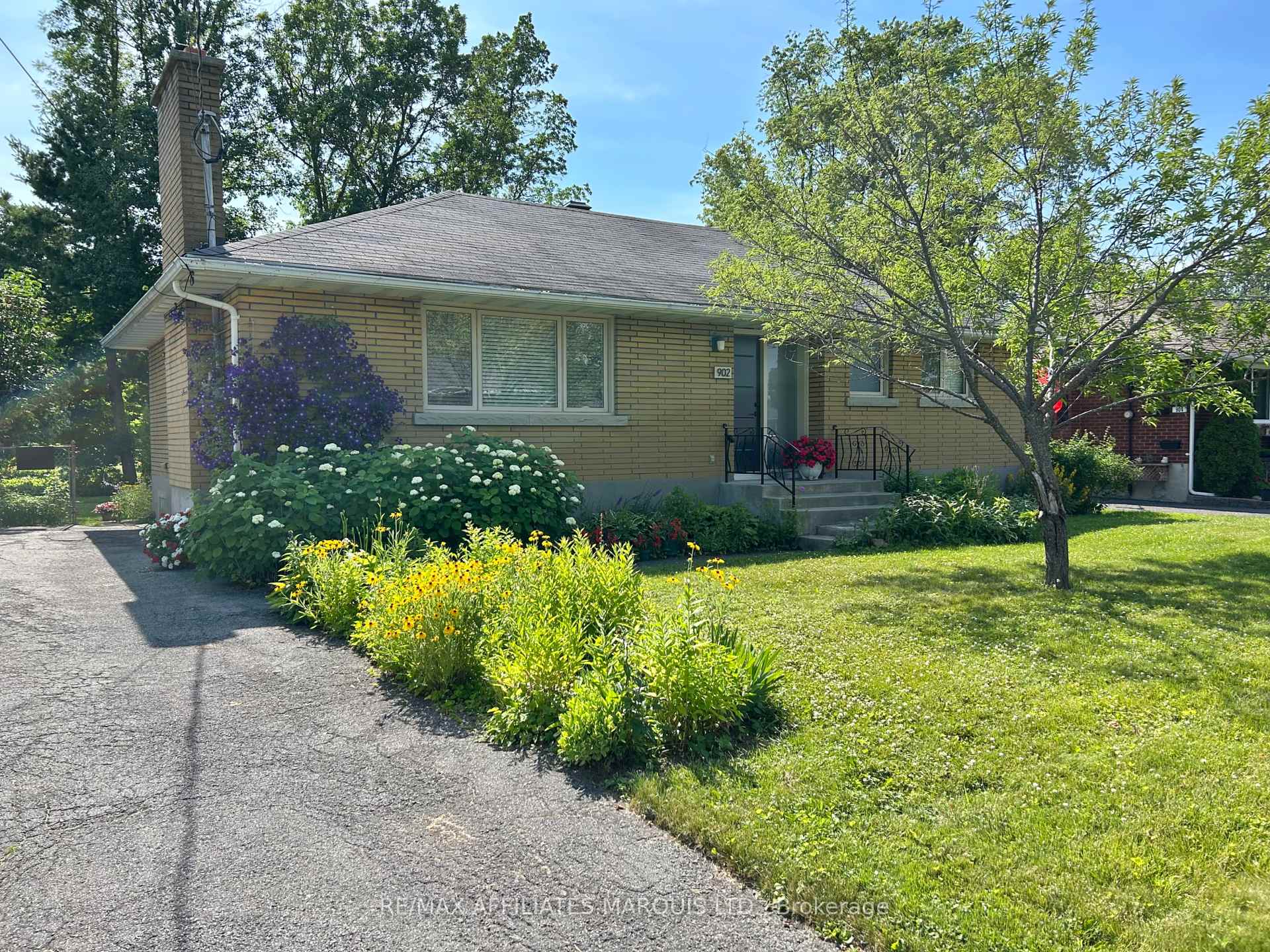 902 Pescod Avenue, Cornwall, ON K6J 2J7