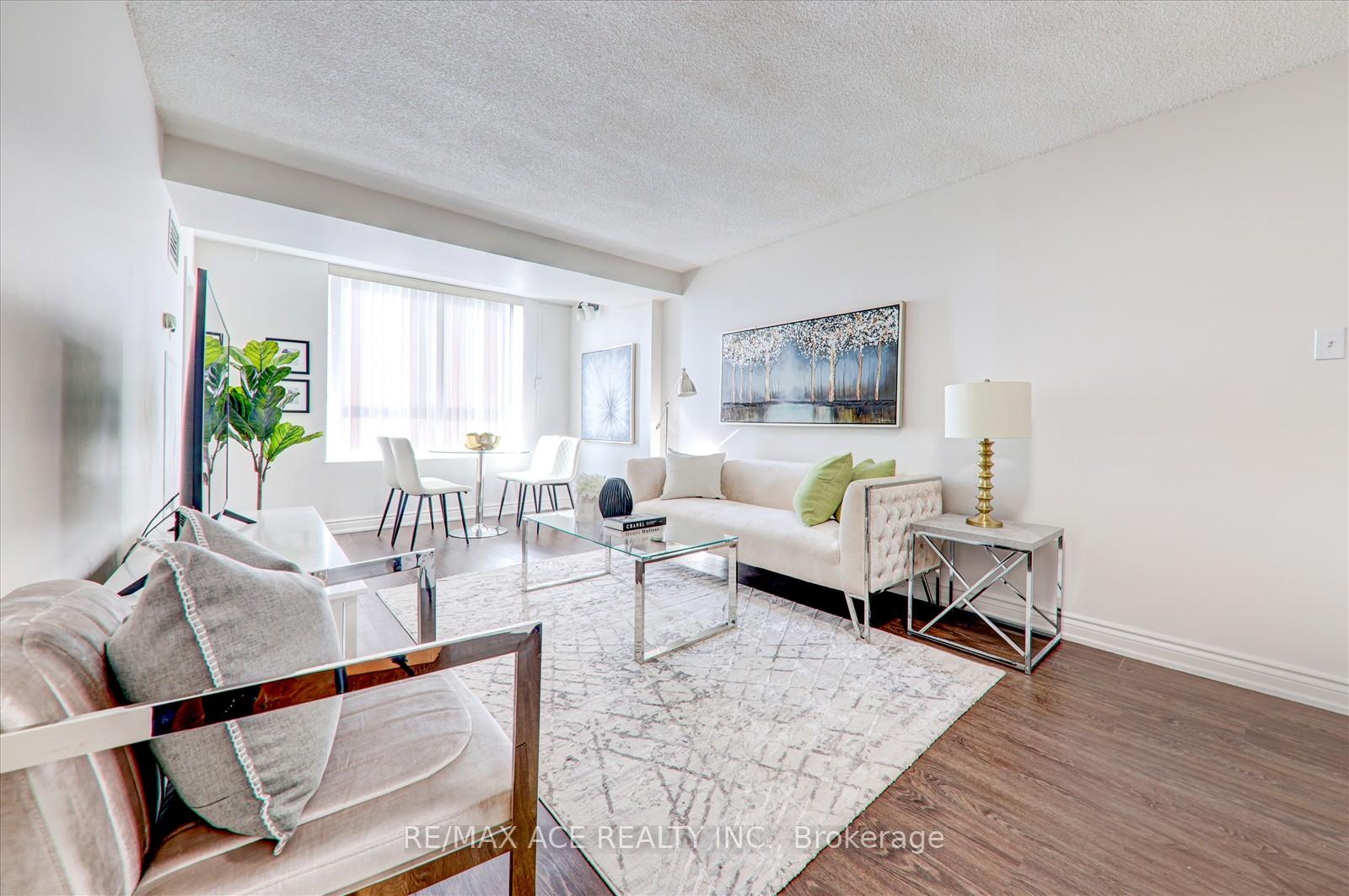 903 - 330 Mccowan Road, Toronto, ON M1J 3N3