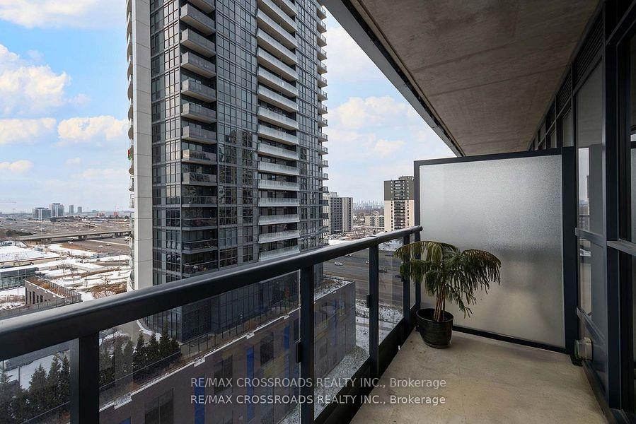 903 - 9 Valhalla Inn Road, Toronto, ON M9B 0B3