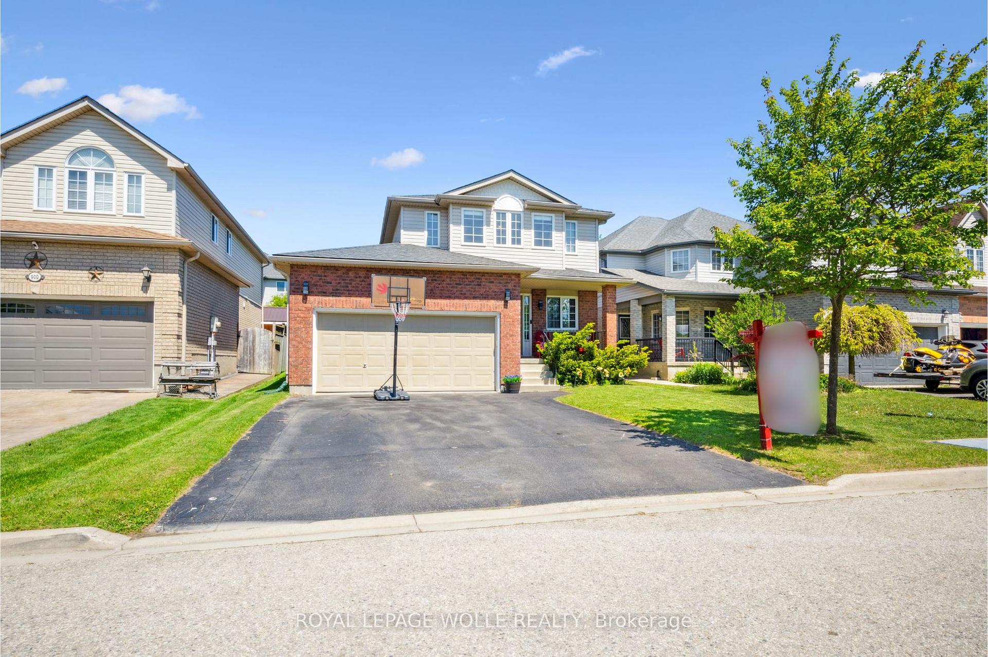 904 Rush Meadow Court, Kitchener, ON N2R 1K9