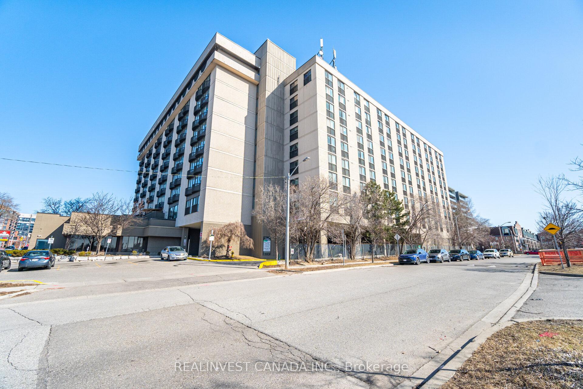 905 - 2737 Keele Street, Toronto, ON M3M 2E9