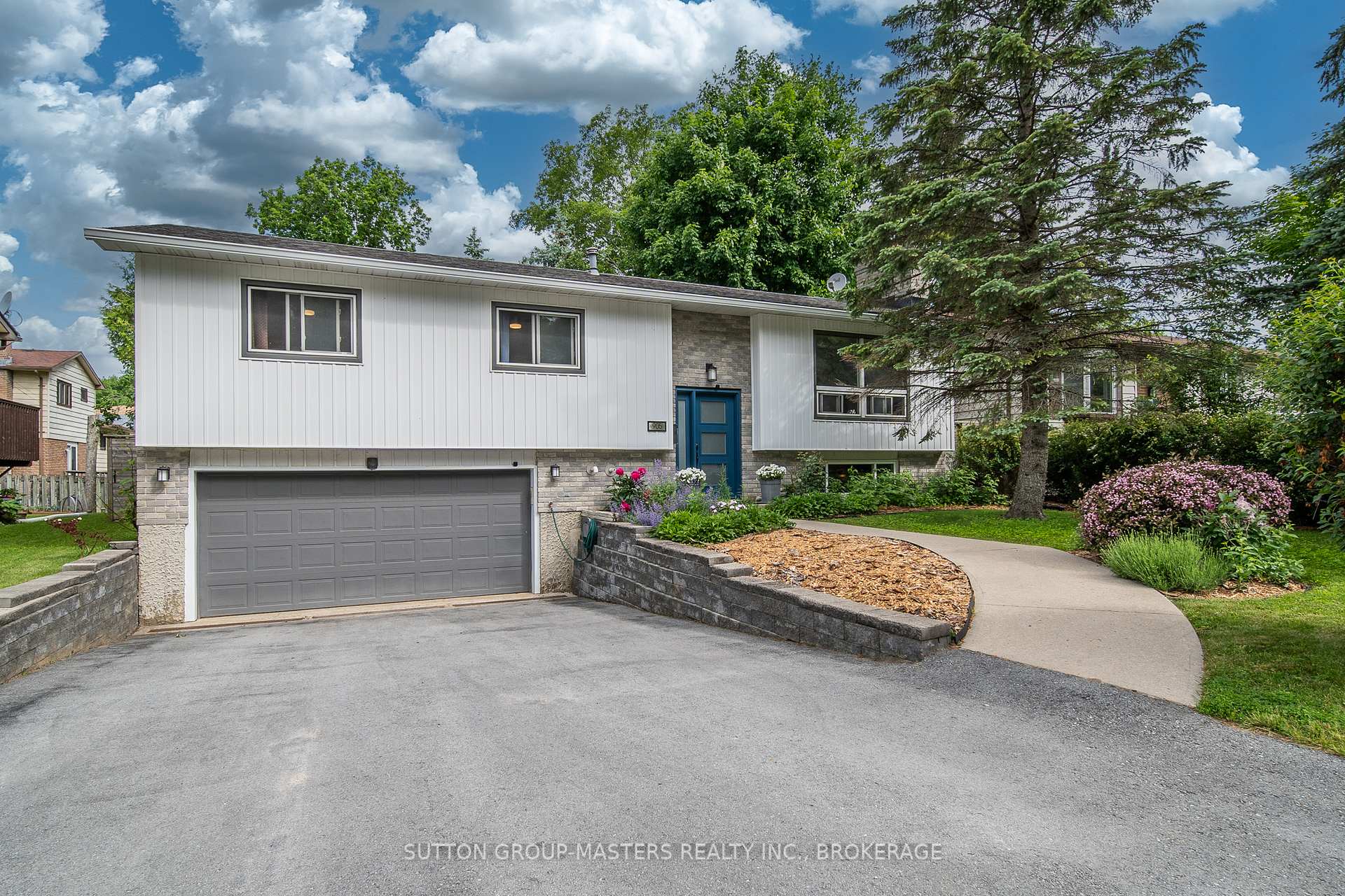 905 Kenshaw Drive, Kingston, ON K7P 1L7