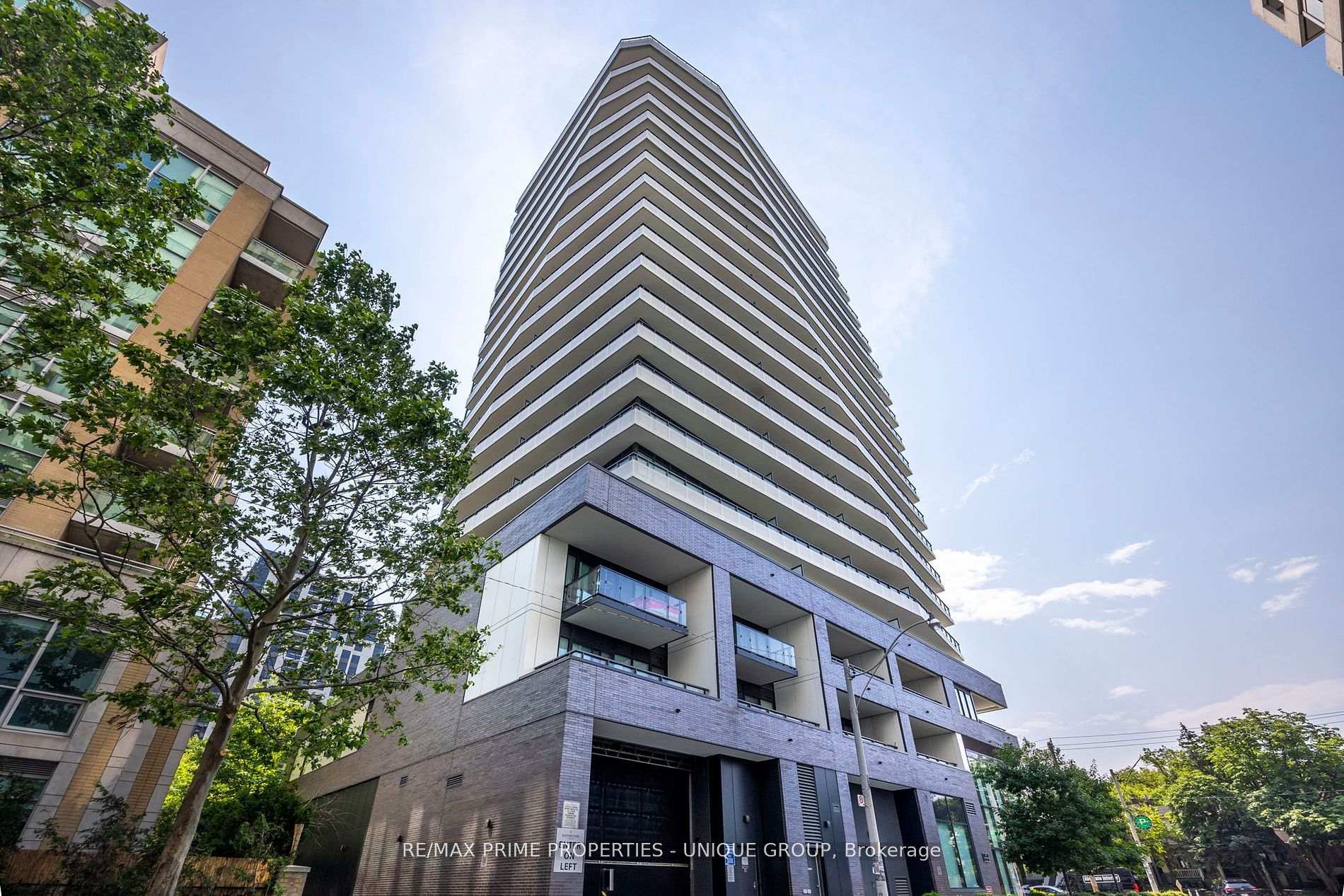 906 - 11 Lillian Street, Toronto, ON M4S 2H7