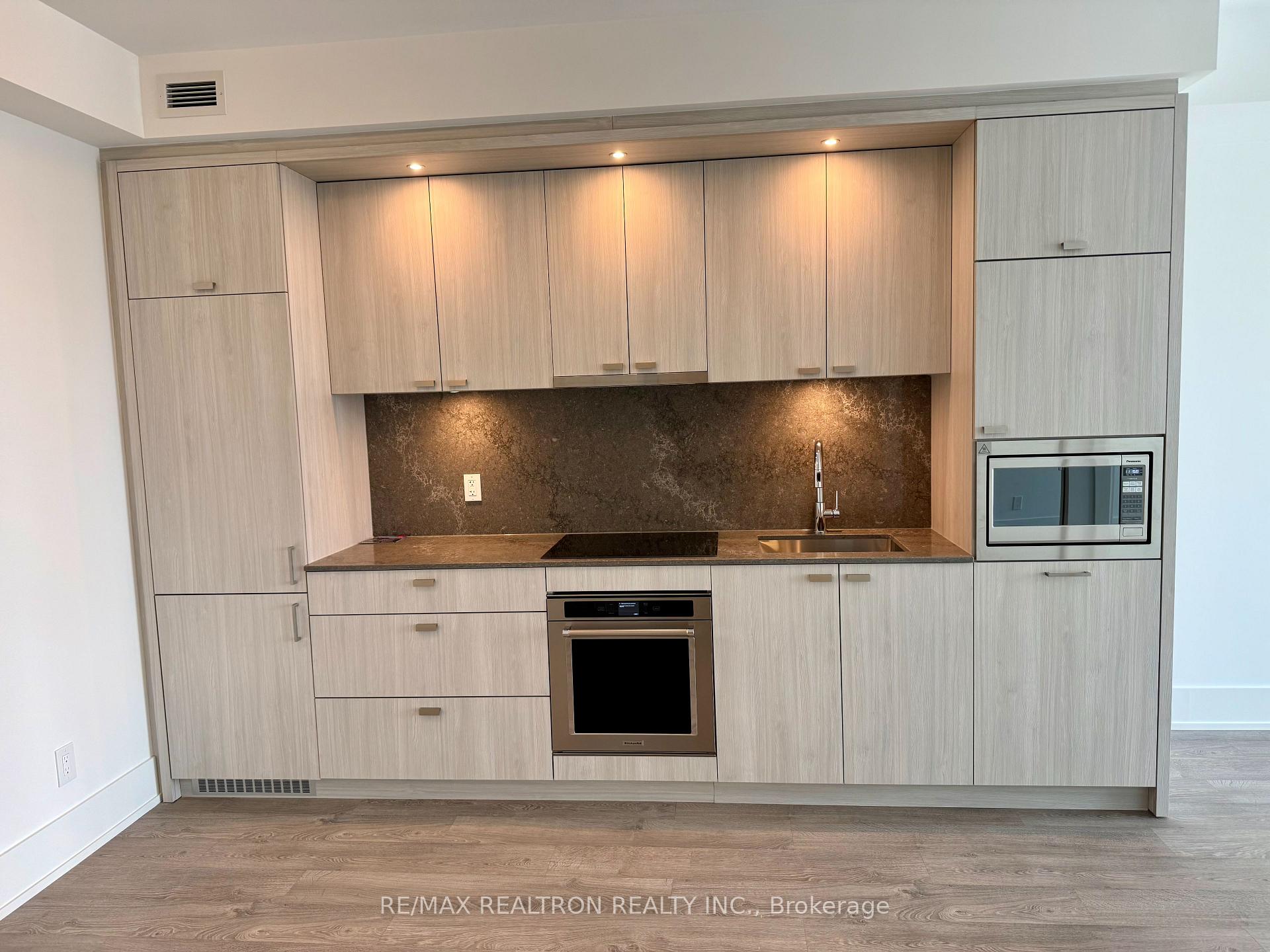 907 - 115 Denison Avenue, Toronto, ON M5T 2N1