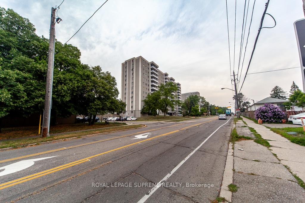 908 - 940 Caledonia Road, Toronto, ON M6B 3Y4