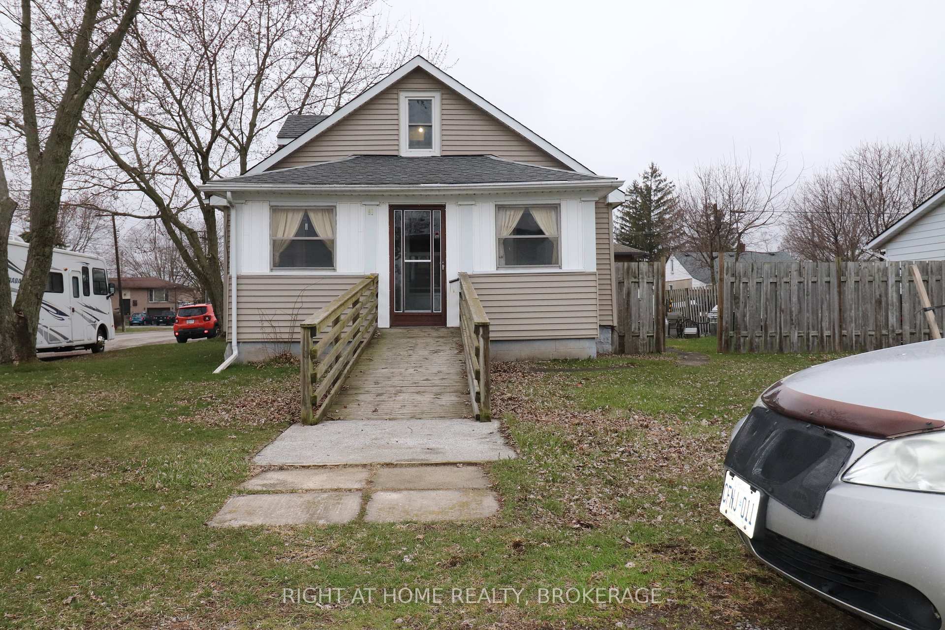 91 KNOLL Street, Port Colborne, ON L3K 5A8