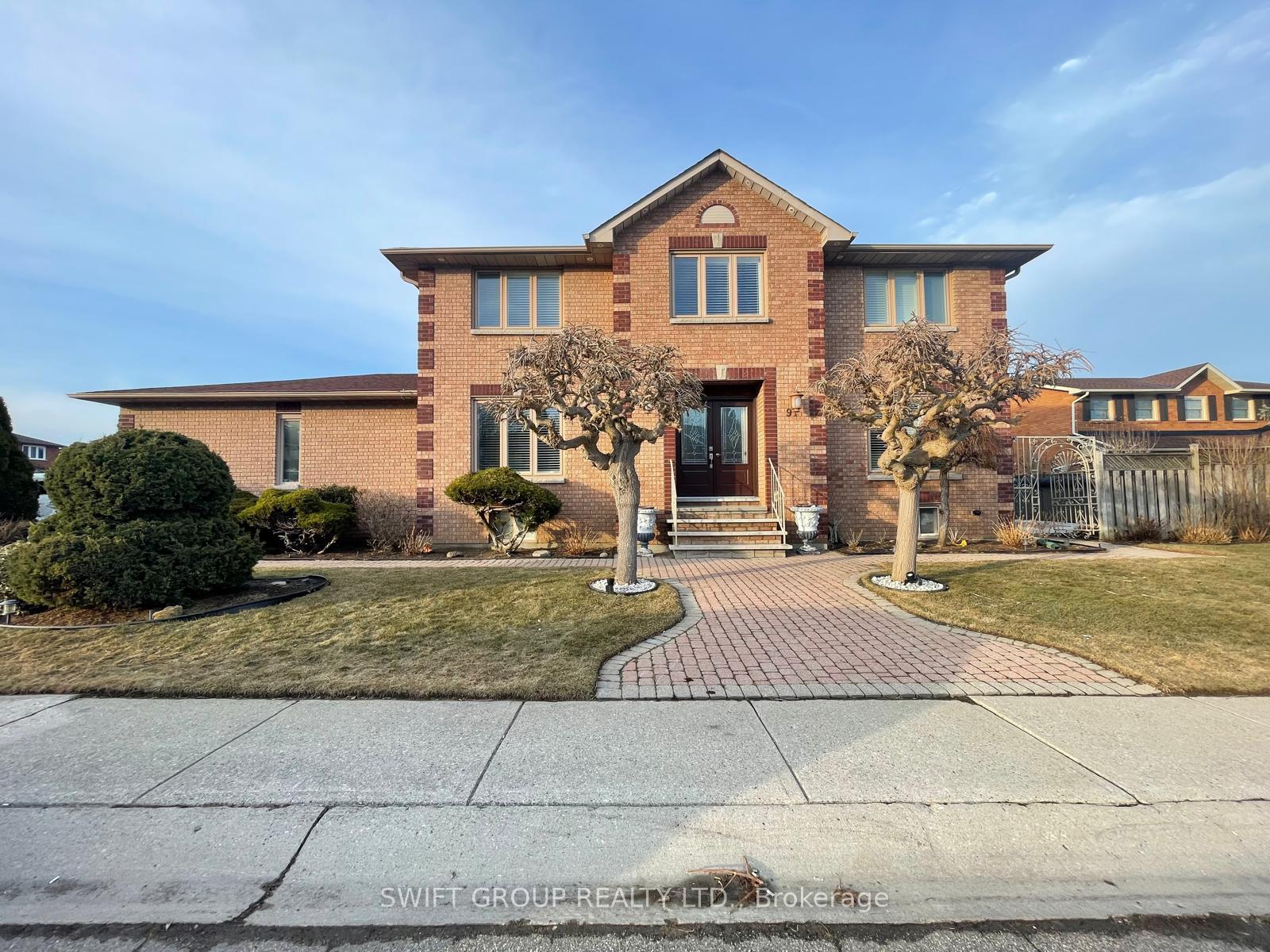 91 Milkyway Drive, Hamilton, ON L8W 3E1