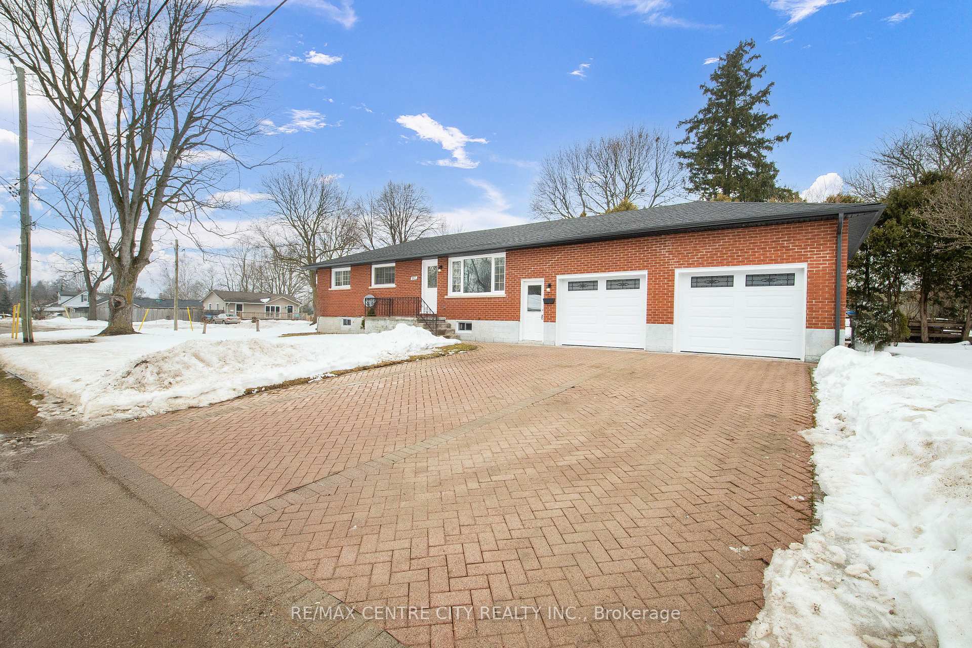 91 Milliner Street, Strathroy-Caradoc, ON N7G 2Z5