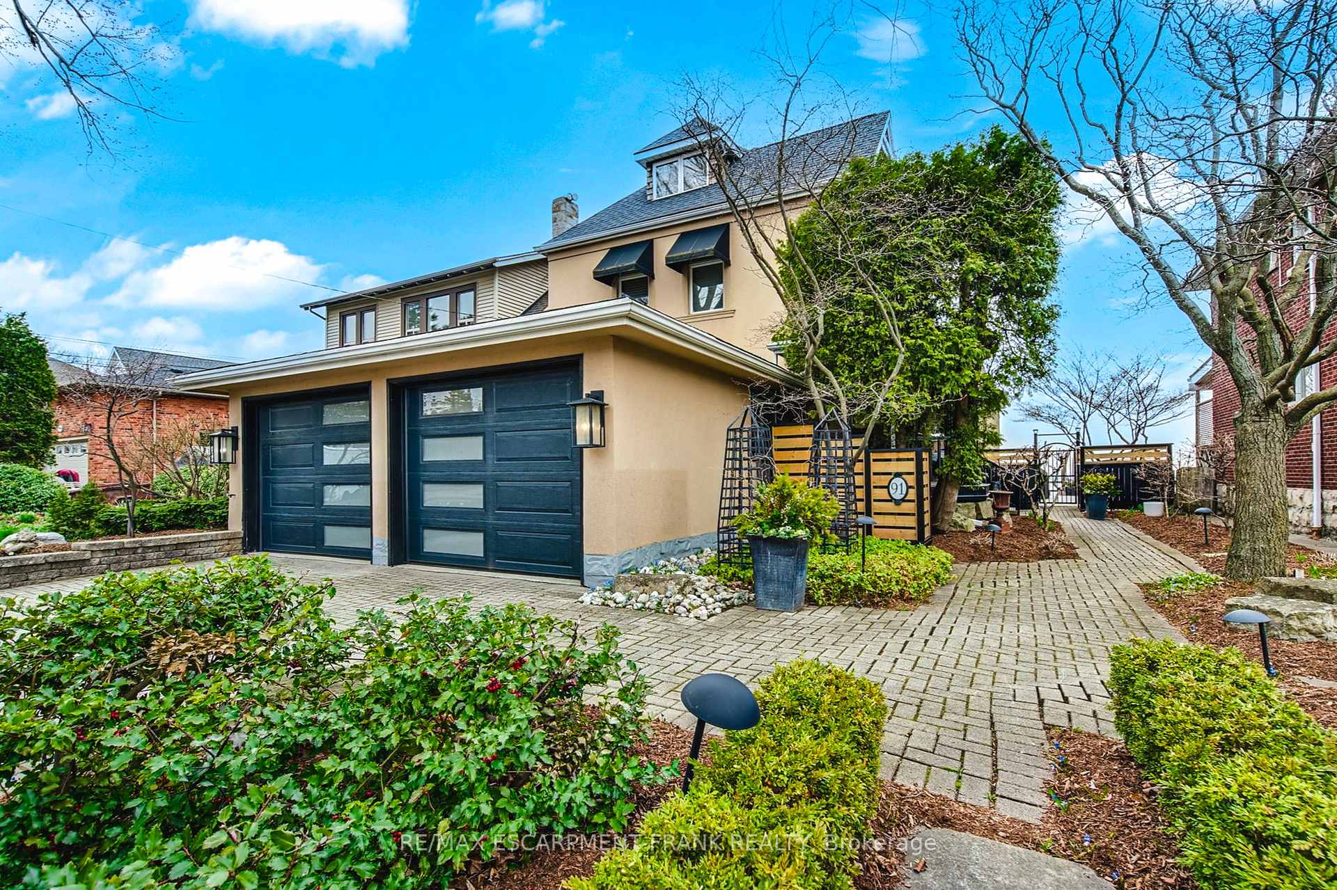 91 MOUNTAIN PARK Avenue, Hamilton, ON L9A 1A1