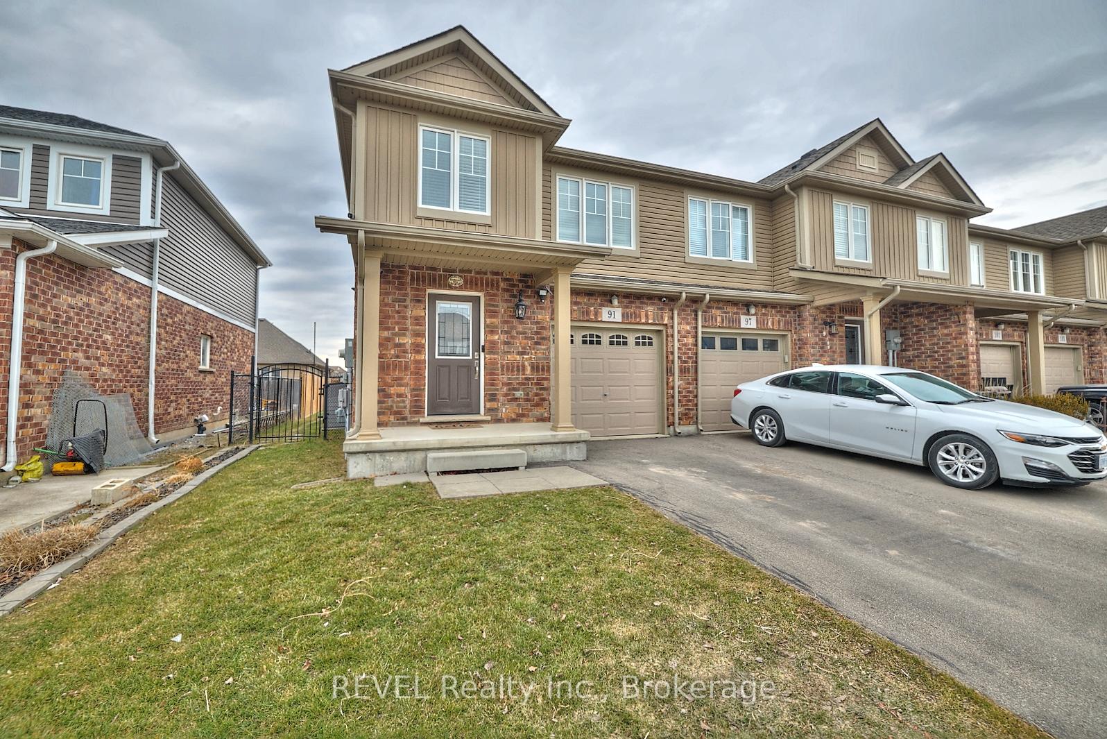 91 Roselawn Crescent, Welland, ON L3C 0C5