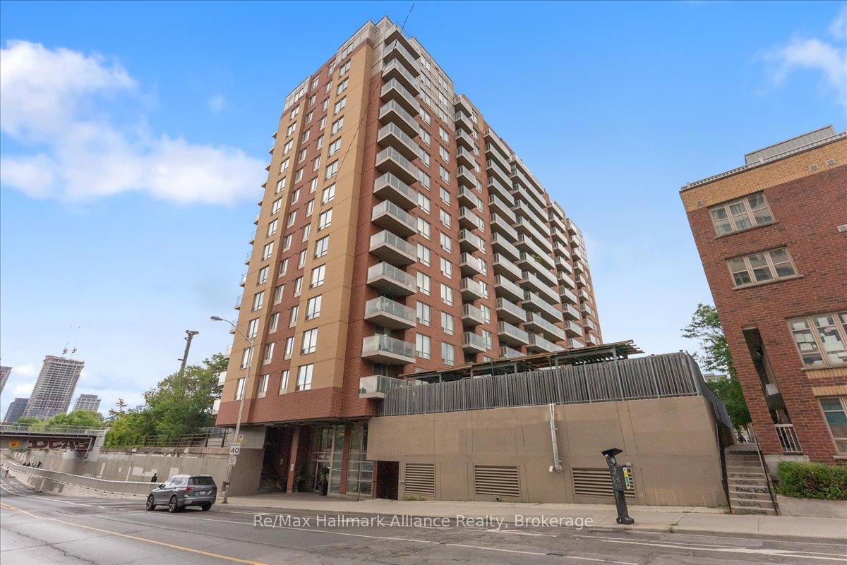 910 - 1369 Bloor Street W, Toronto, ON M6P 4J4