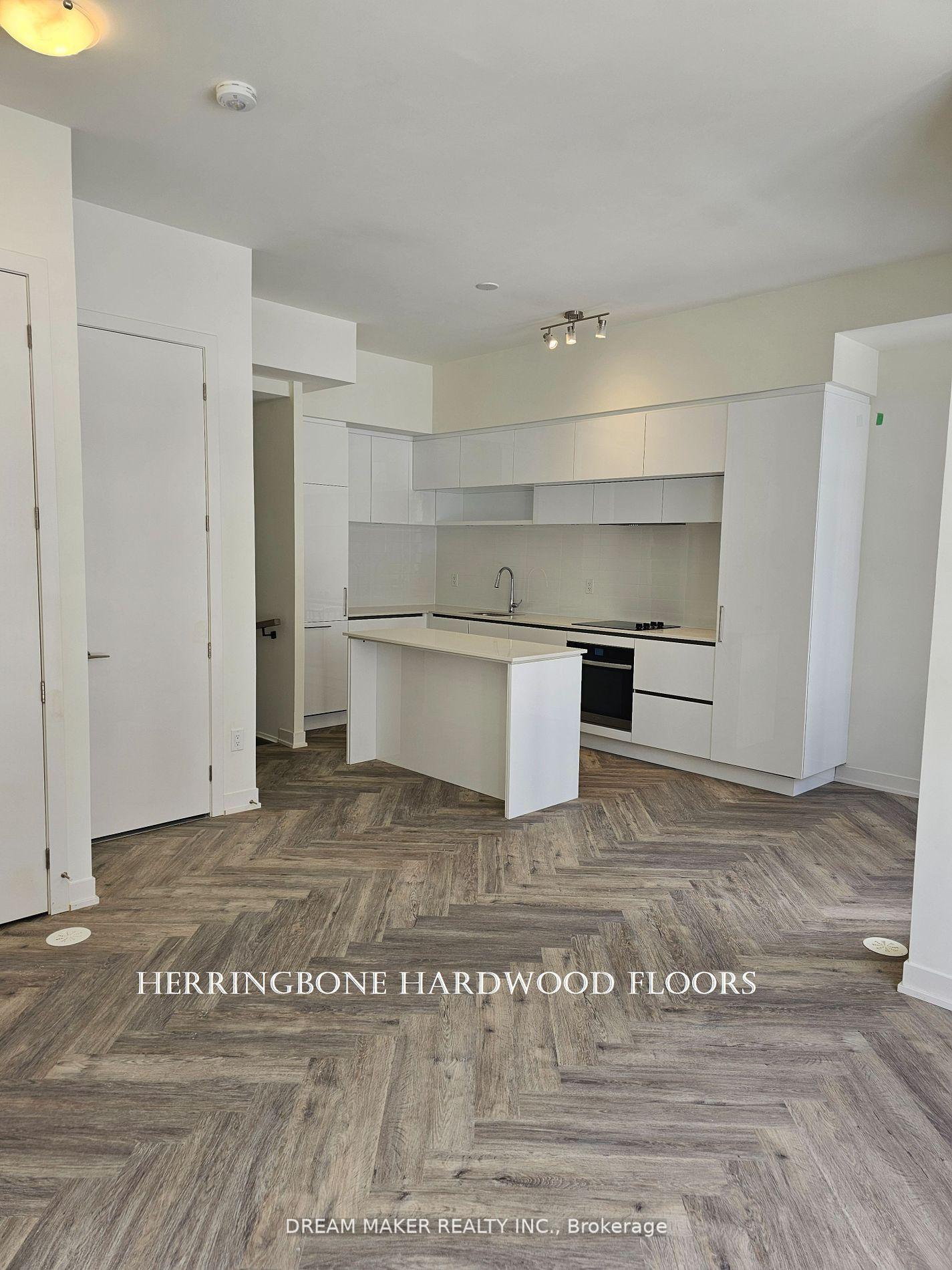 910 - 2 Steckley House Lane, Richmond Hill, ON L4S 1M4