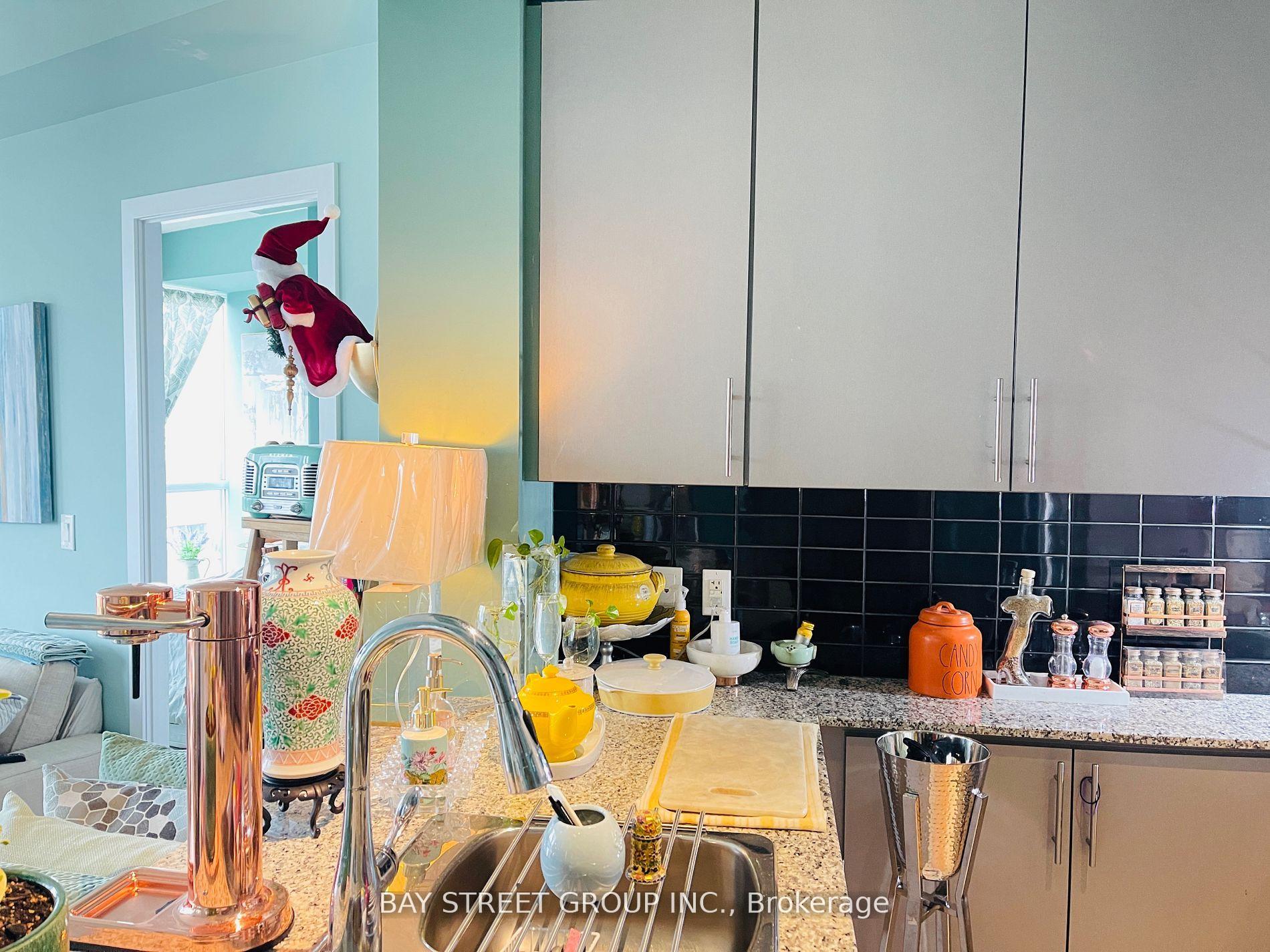 911(Master Bedroom) - 60 Berwick Avenue, Toronto, ON M5P 1H1